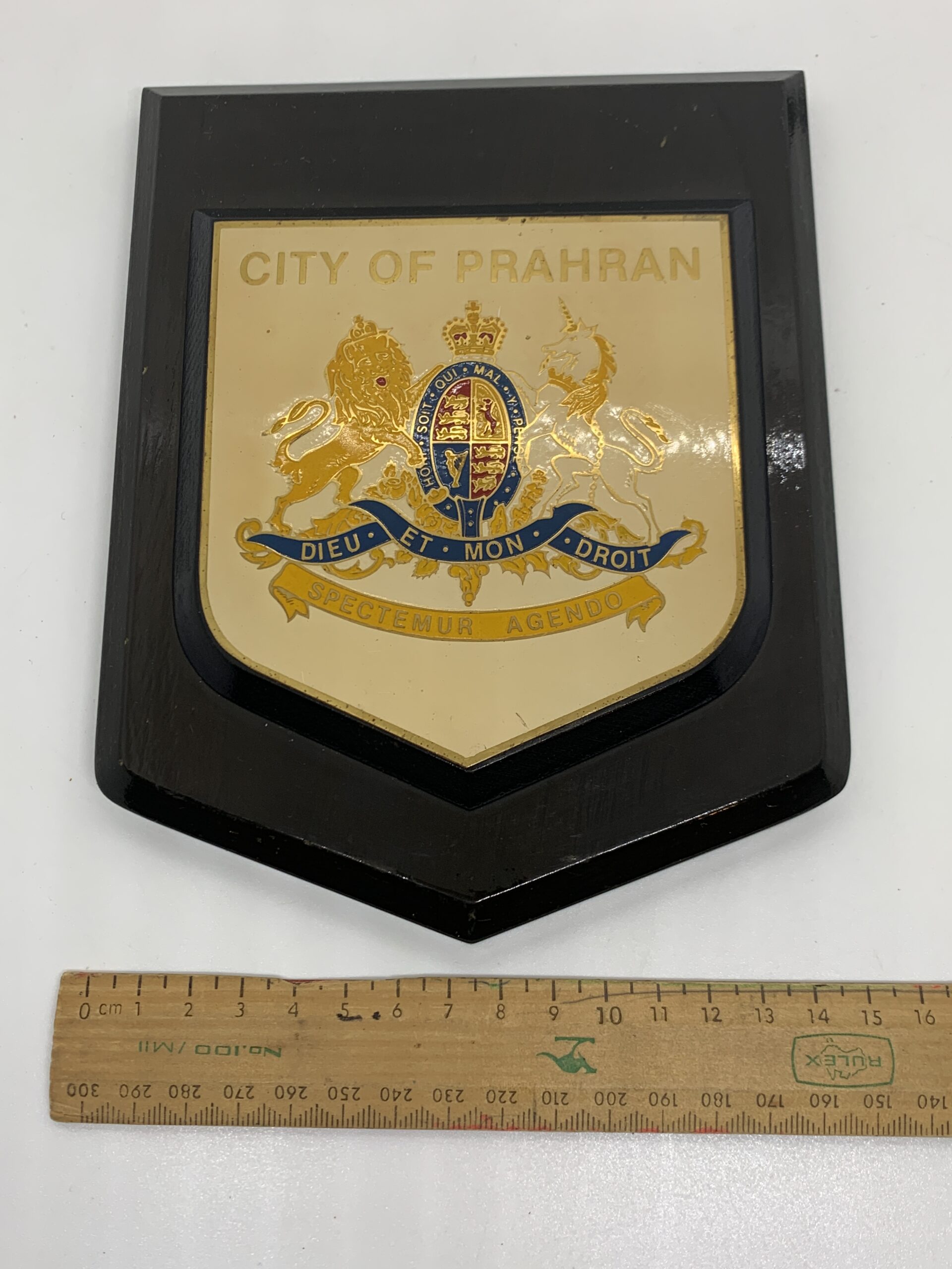 City of Prahran Crest Plaque approx 20cm - Vintage Keepsakes