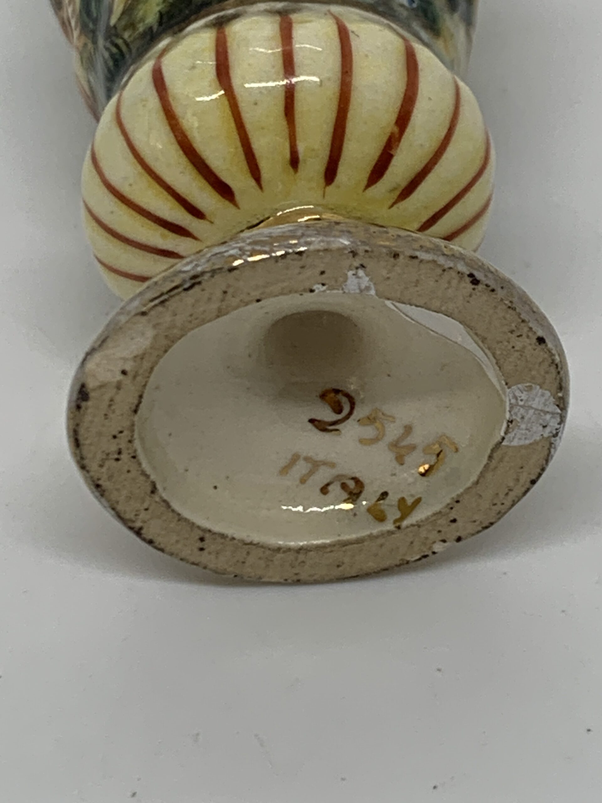 Vintage Capidimonte Small Vase 8cm (marked 2545 Italy) - repaired base ...