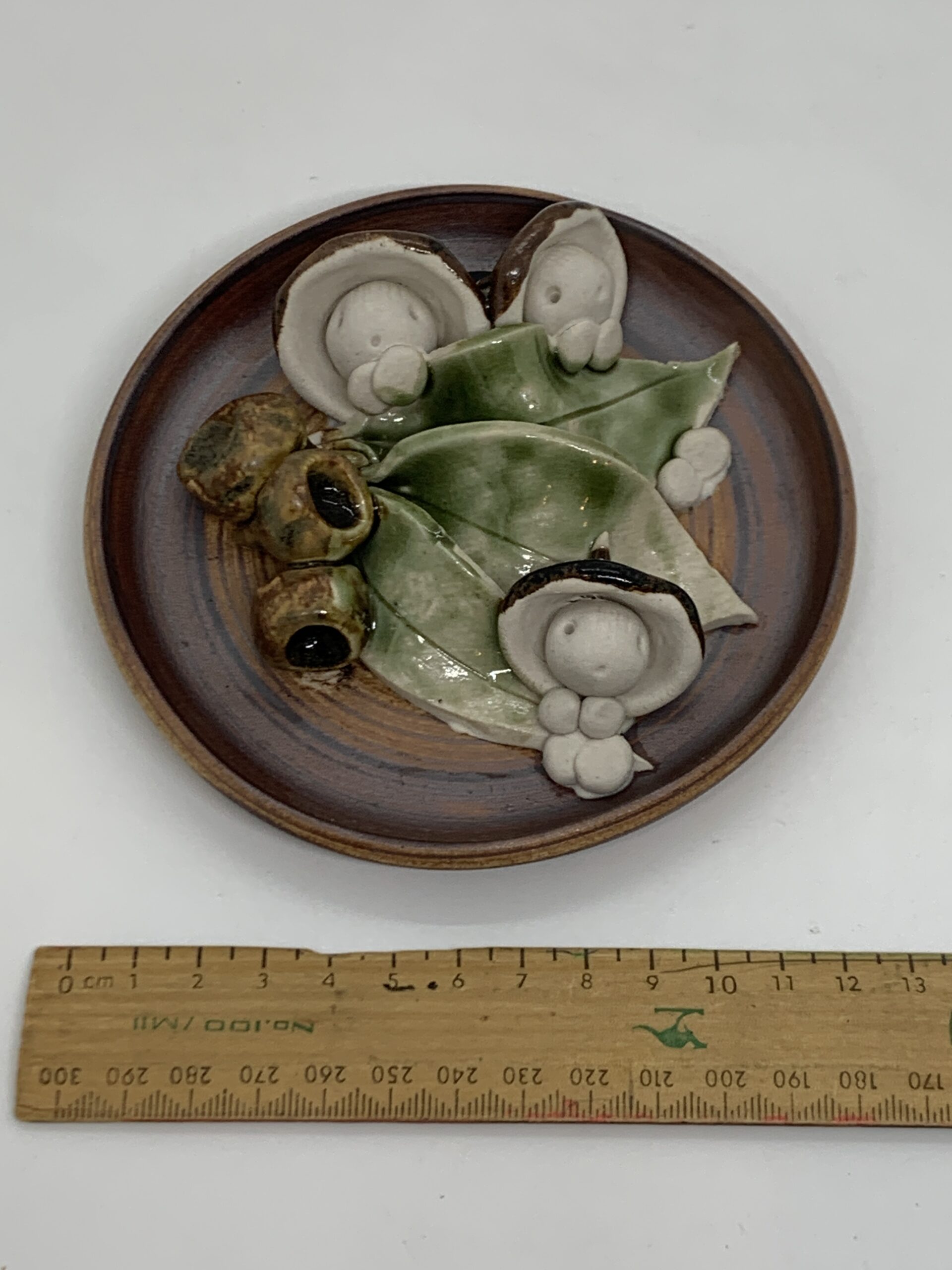 Vintage Gumnut Babies Pottery Wall Hanging Plate 13cm - Vintage Keepsakes