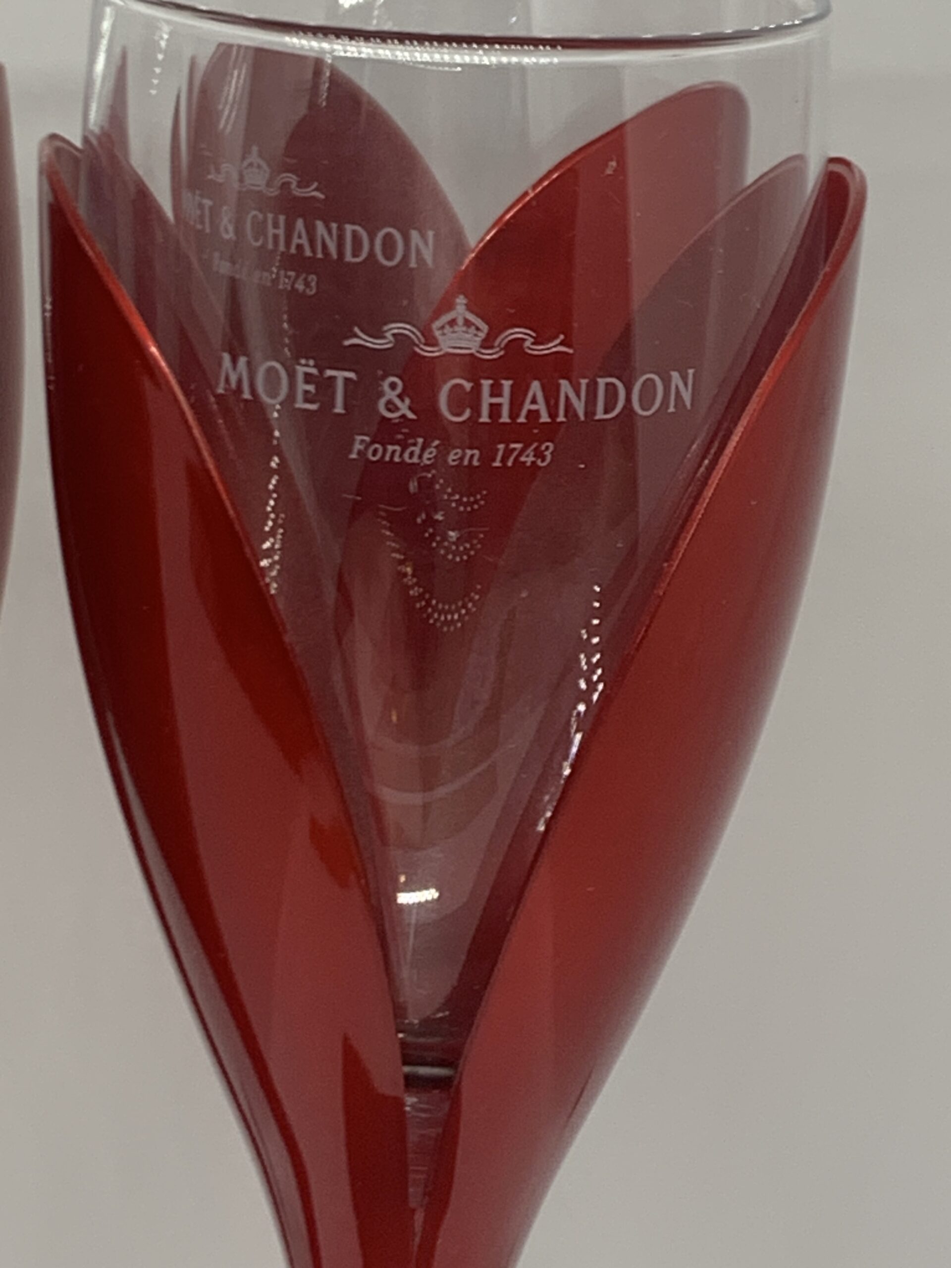 Moet and Chandon Four Tulip Glasses and Base - Red - Vintage Keepsakes