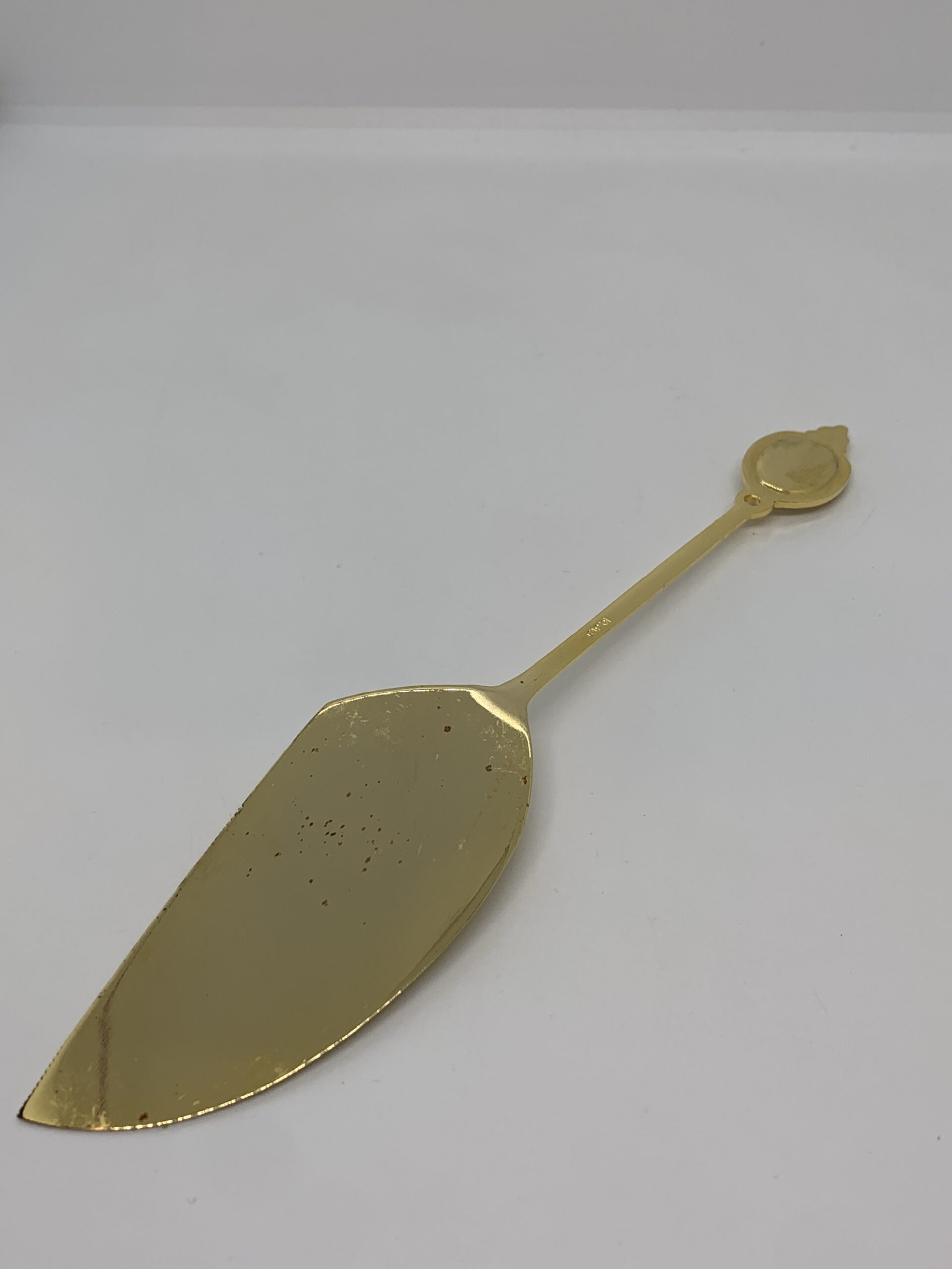 Old Coutry Roses Cake Server - Vintage Keepsakes