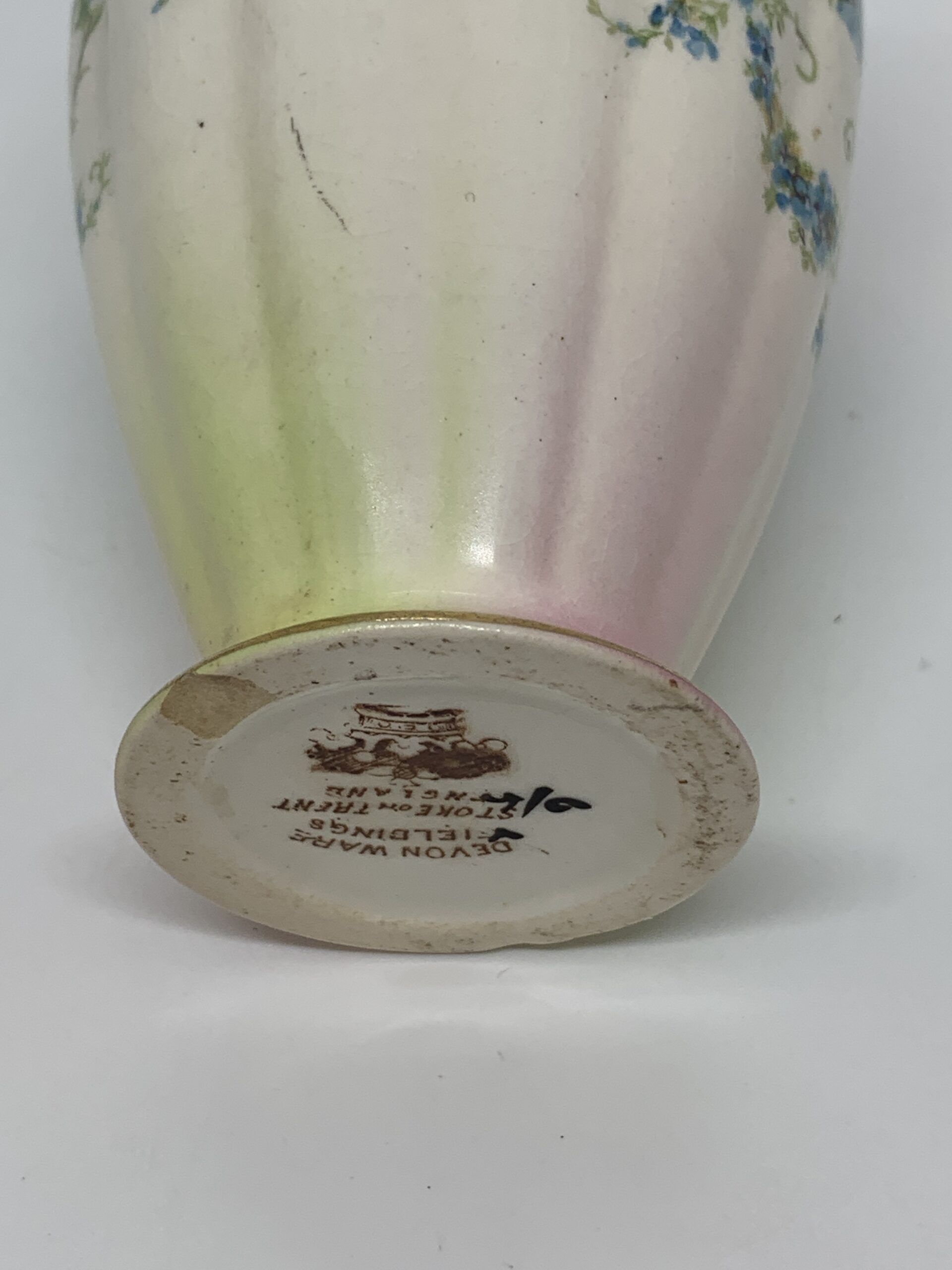 Devon Ware Fieldings Hand Painted Ribbed Vase 11cm (chip to base ...