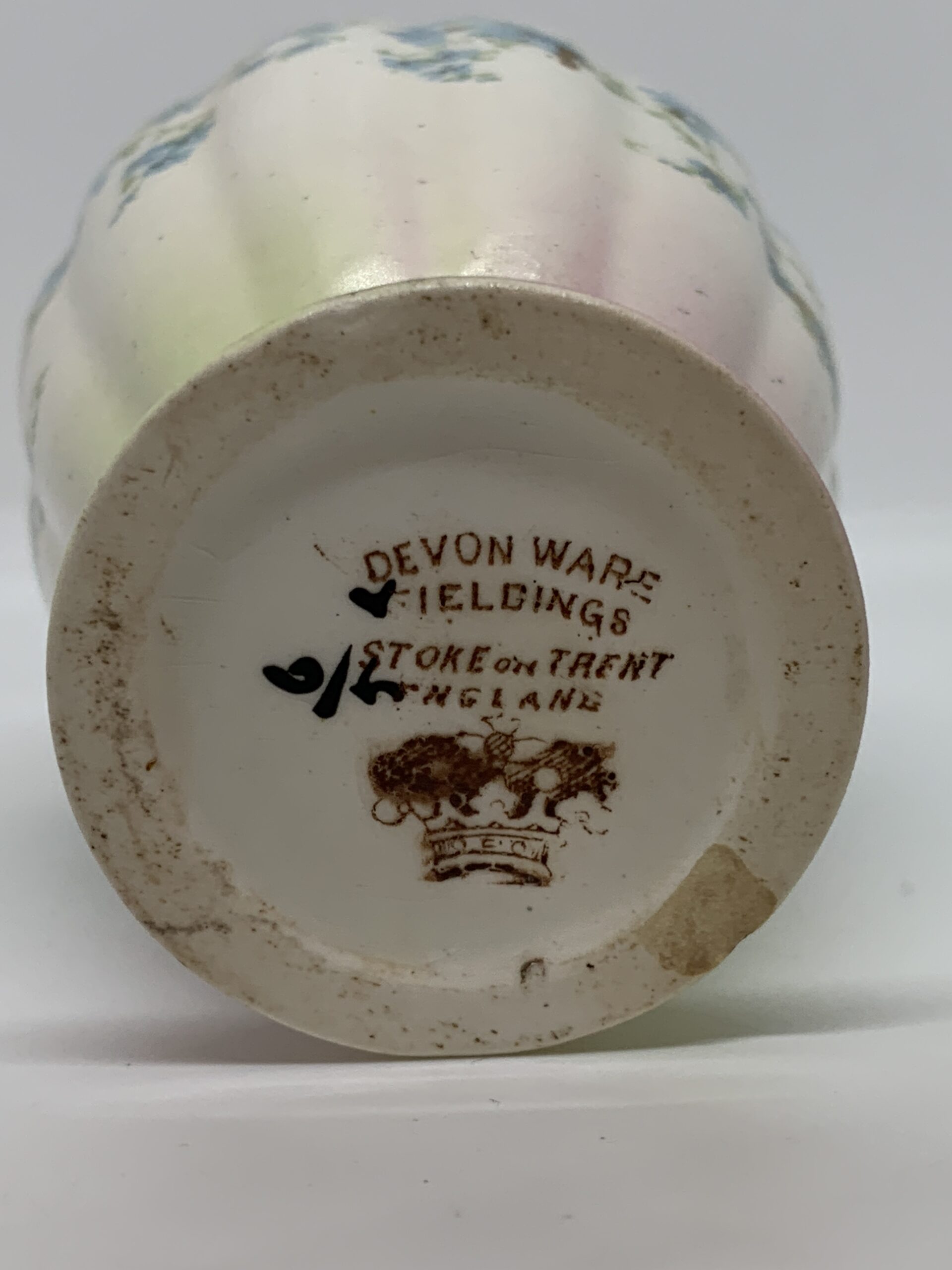 Devon Ware Fieldings Hand Painted Ribbed Vase 11cm (chip to base ...