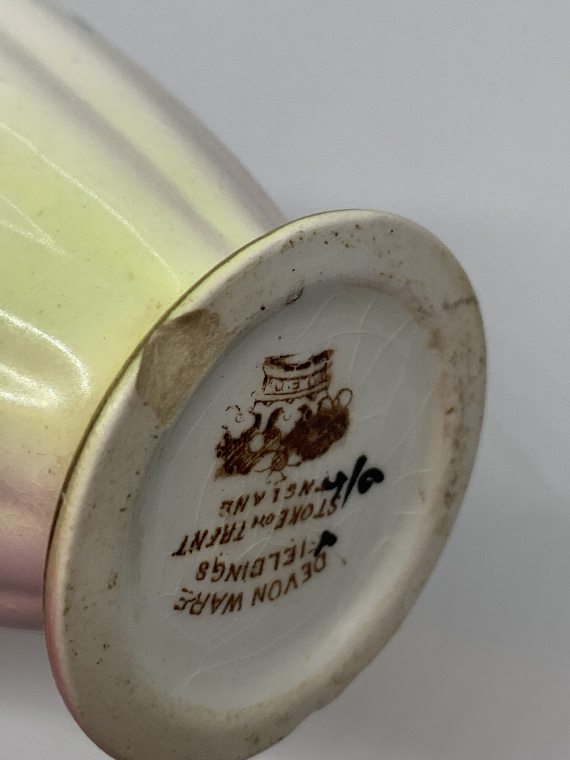 Devon Ware Fieldings Hand Painted Ribbed Vase 11cm (chip to base ...