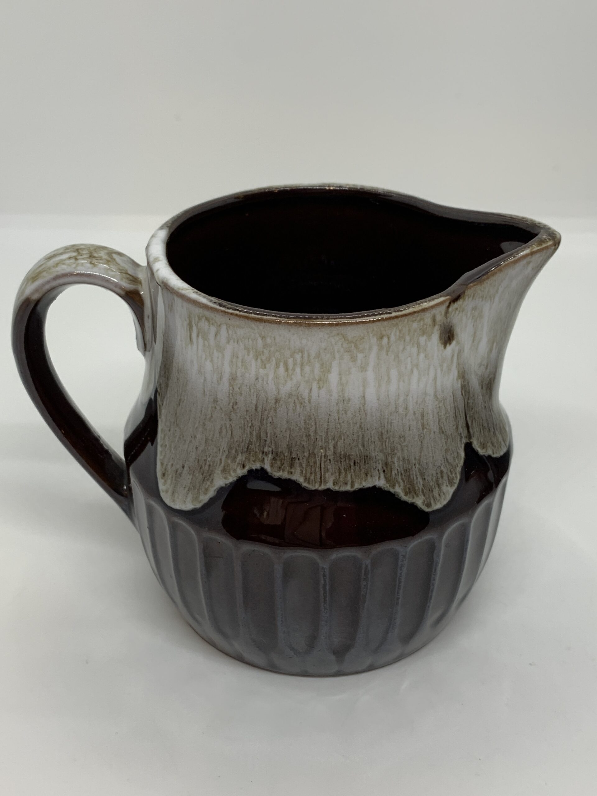 Set of 4 Pottery Graduated Measuring Jugs - Vintage Keepsakes