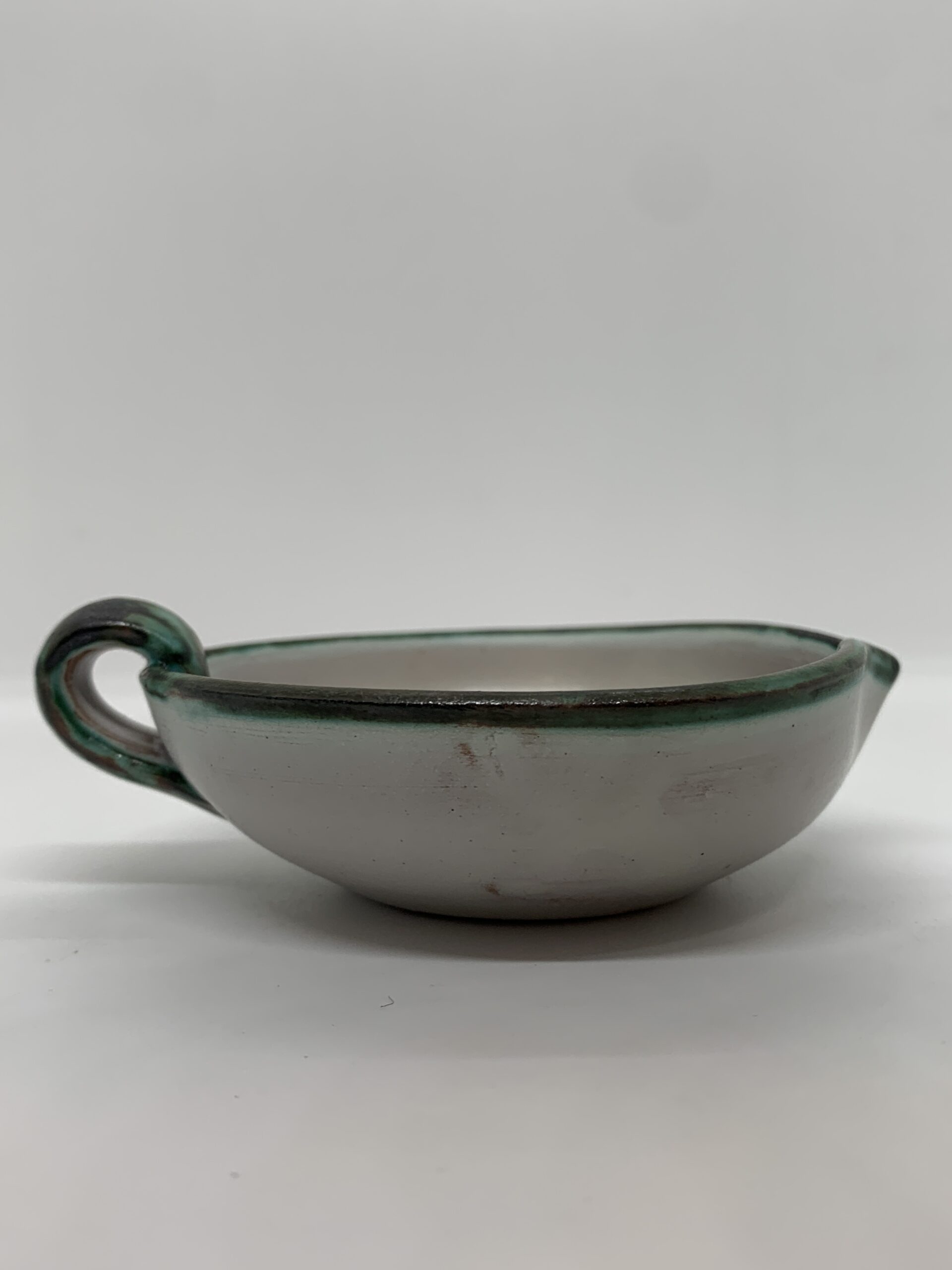 Handled Pottery Dish Leaf Shaped 11cm - Vintage Keepsakes