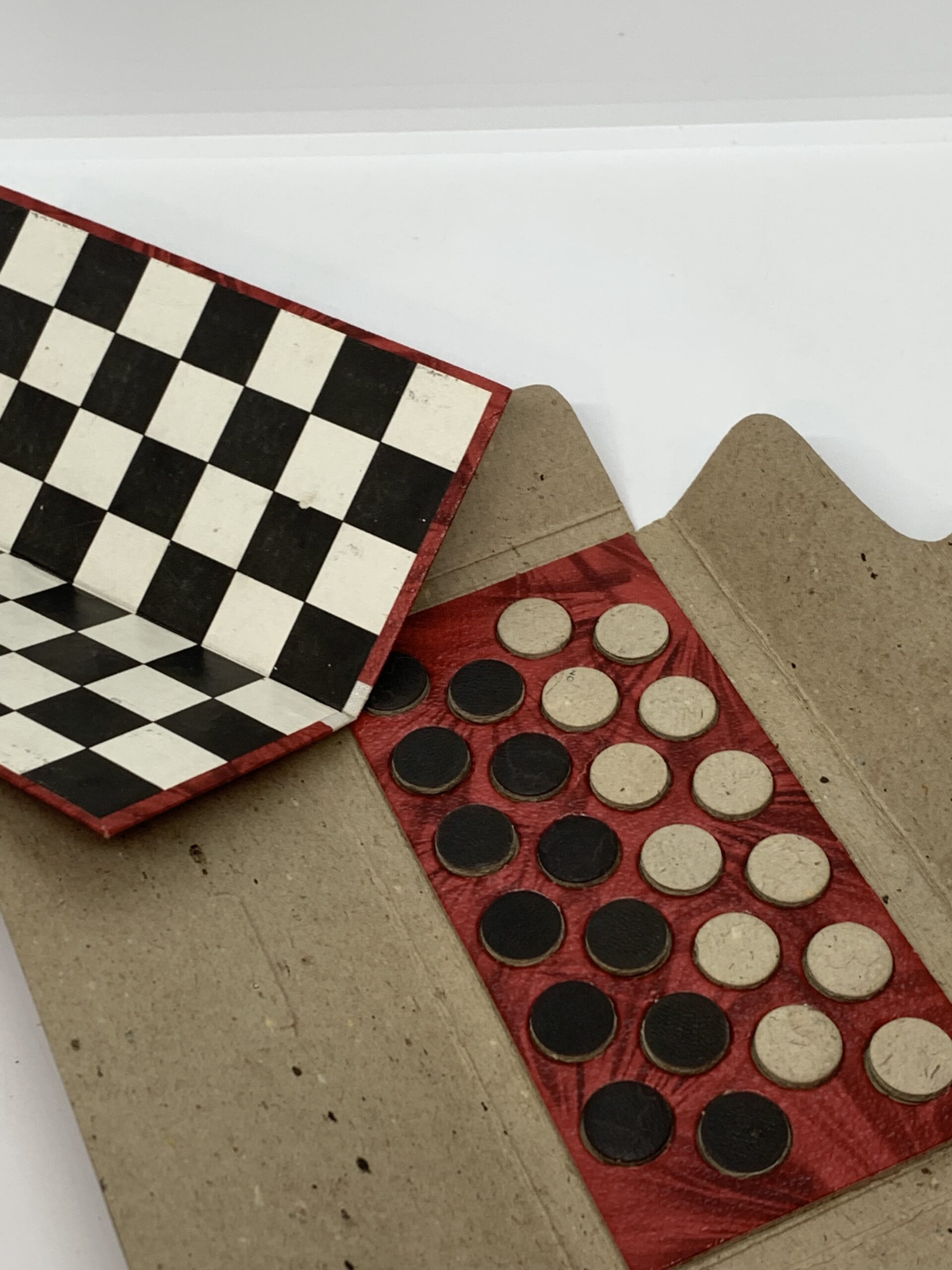Miniature Draughts Set in Cover with Board (complete) - Vintage Keepsakes