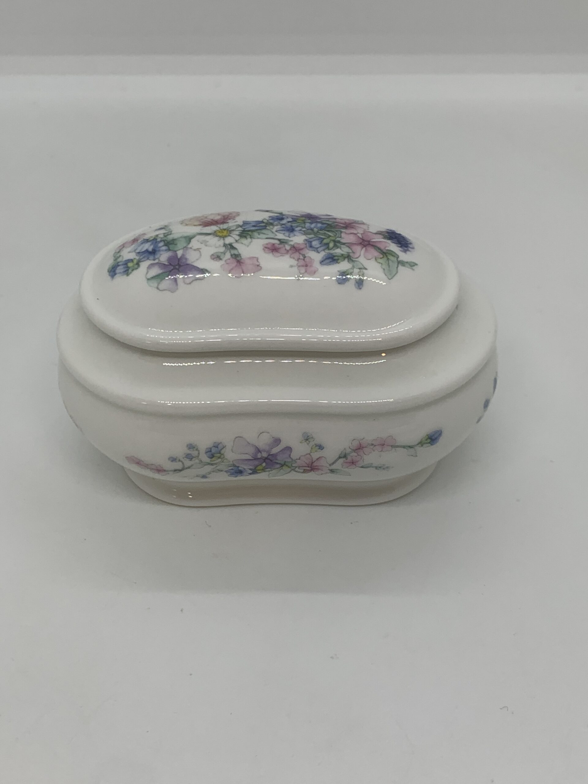 Wedgwood Angela Kidney Shaped Covered Trinket Box 8cm long - Vintage ...