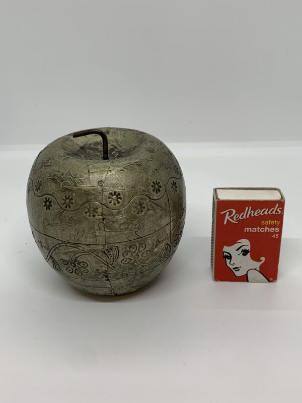 Metal Decorative Apple 9cm - Vintage Keepsakes