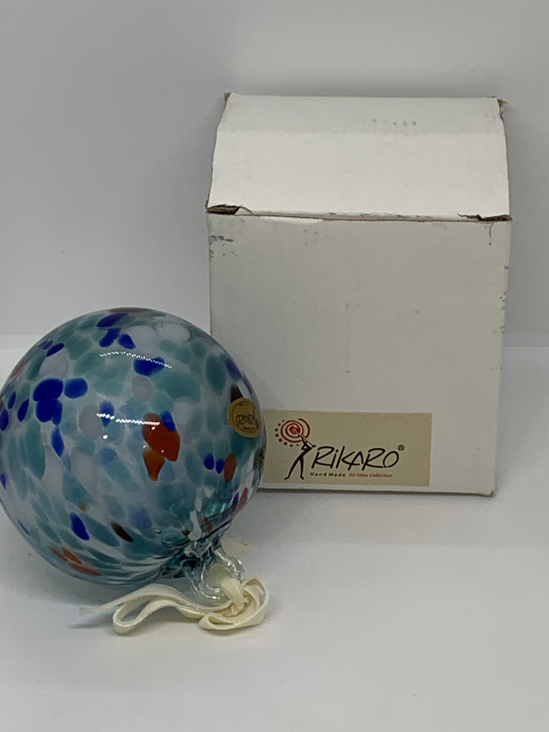 Rikaro Glass Christmas Bauble in Box 9cm - Vintage Keepsakes