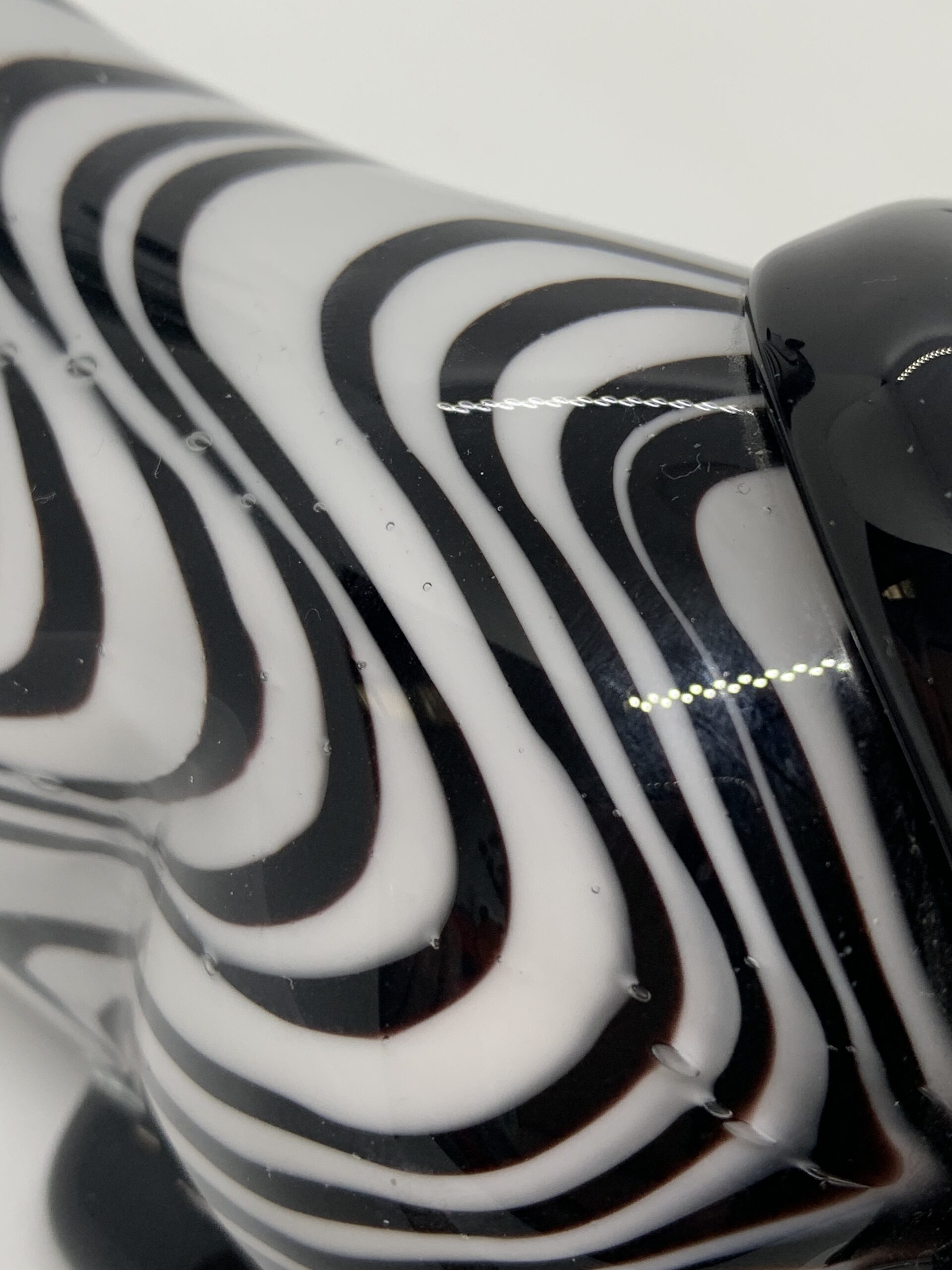 Art Glass Zebra 21cm long (sitting) - Vintage Keepsakes