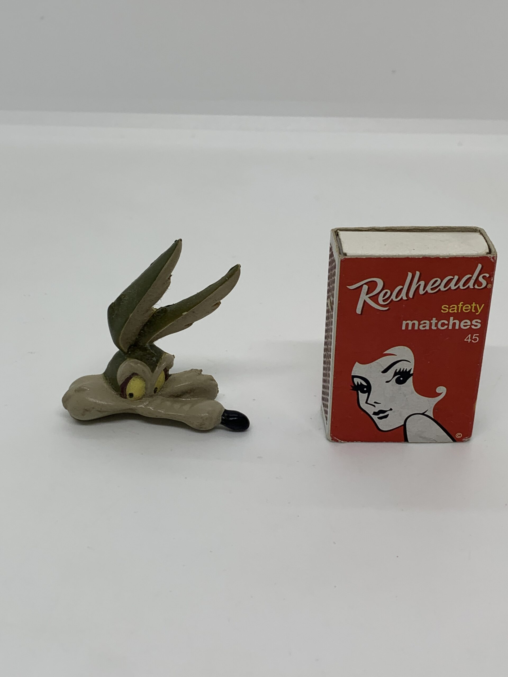 Road Runner Fridge Magnets (Wile E Coyote and Roadrunner) - Vintage ...