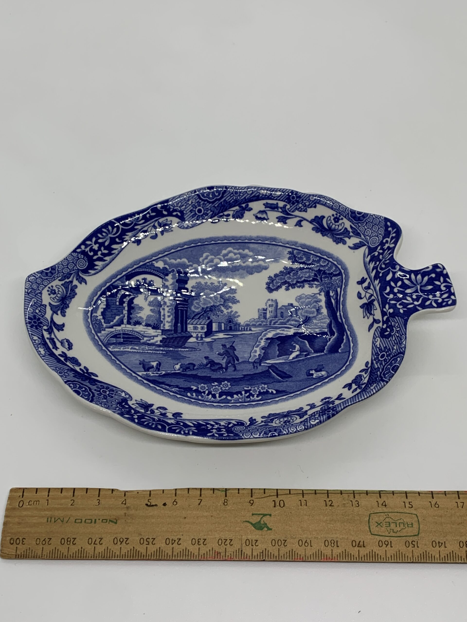 Blue and White Spode Leaf Plate 17cm - Vintage Keepsakes