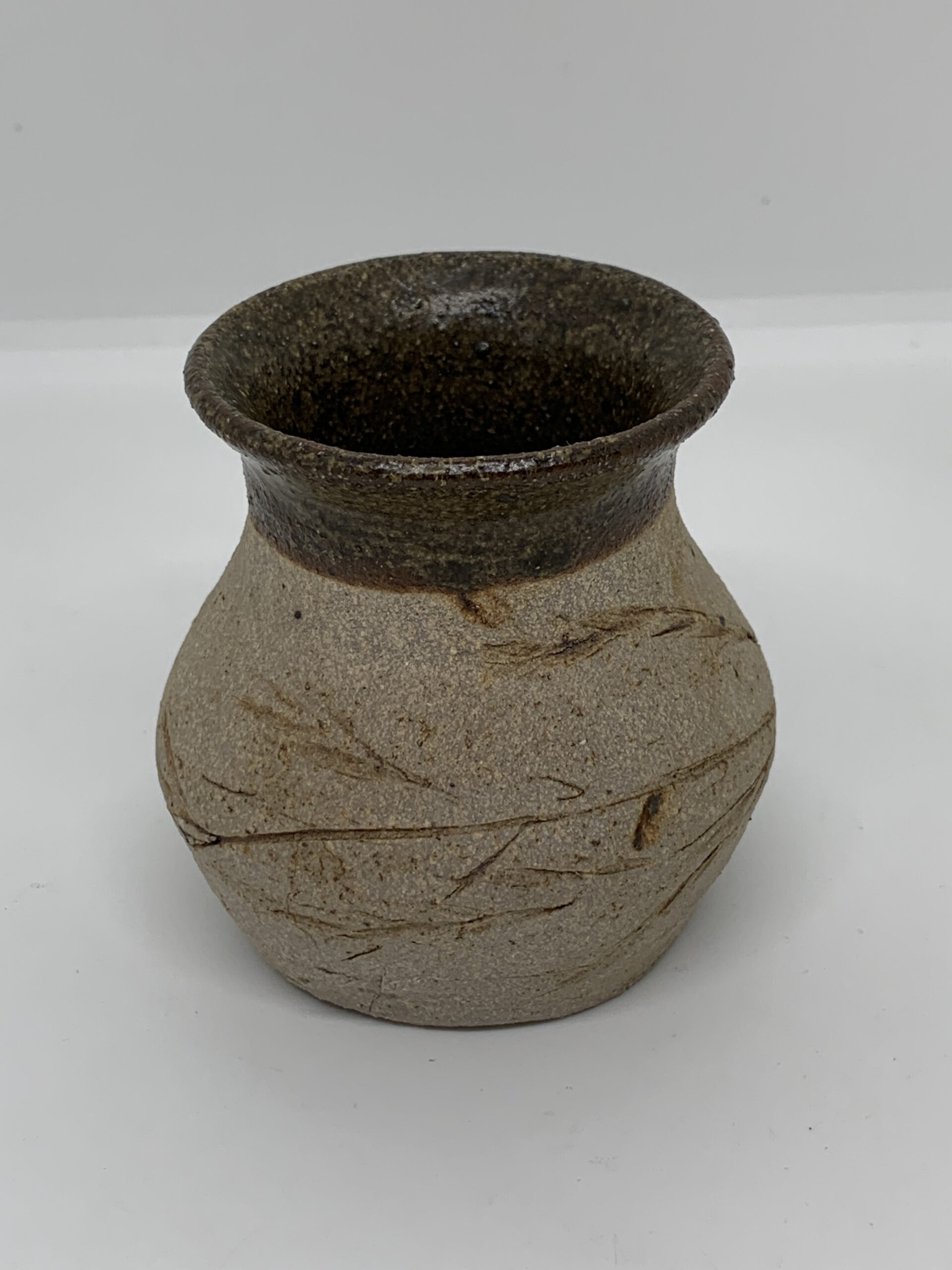 Studio Pottery Stoneware Vase marked Lee 86 - 8cm - Vintage Keepsakes