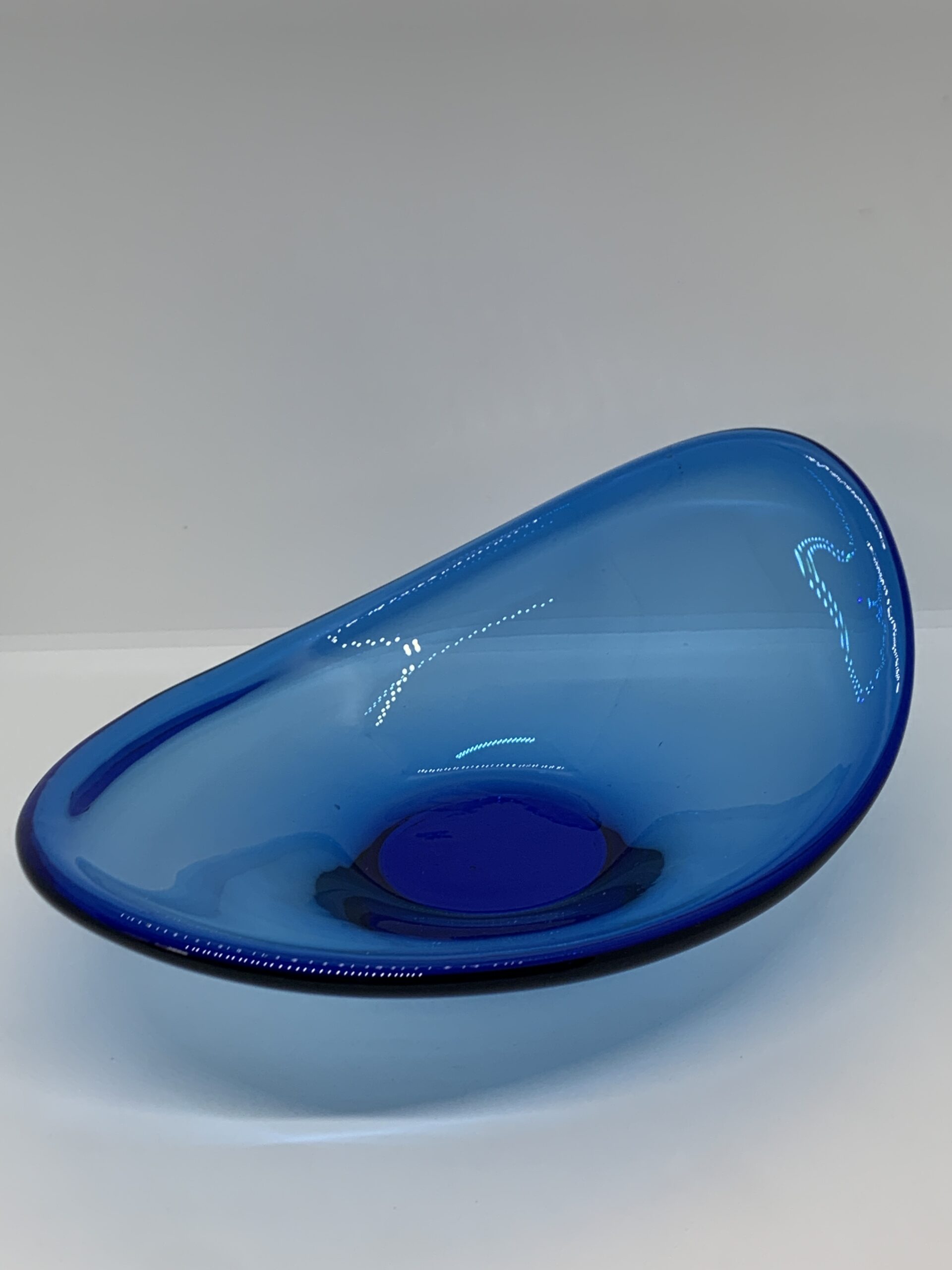Aqua Blue Irregular Shaped Oval Dish 28cm - Vintage Keepsakes