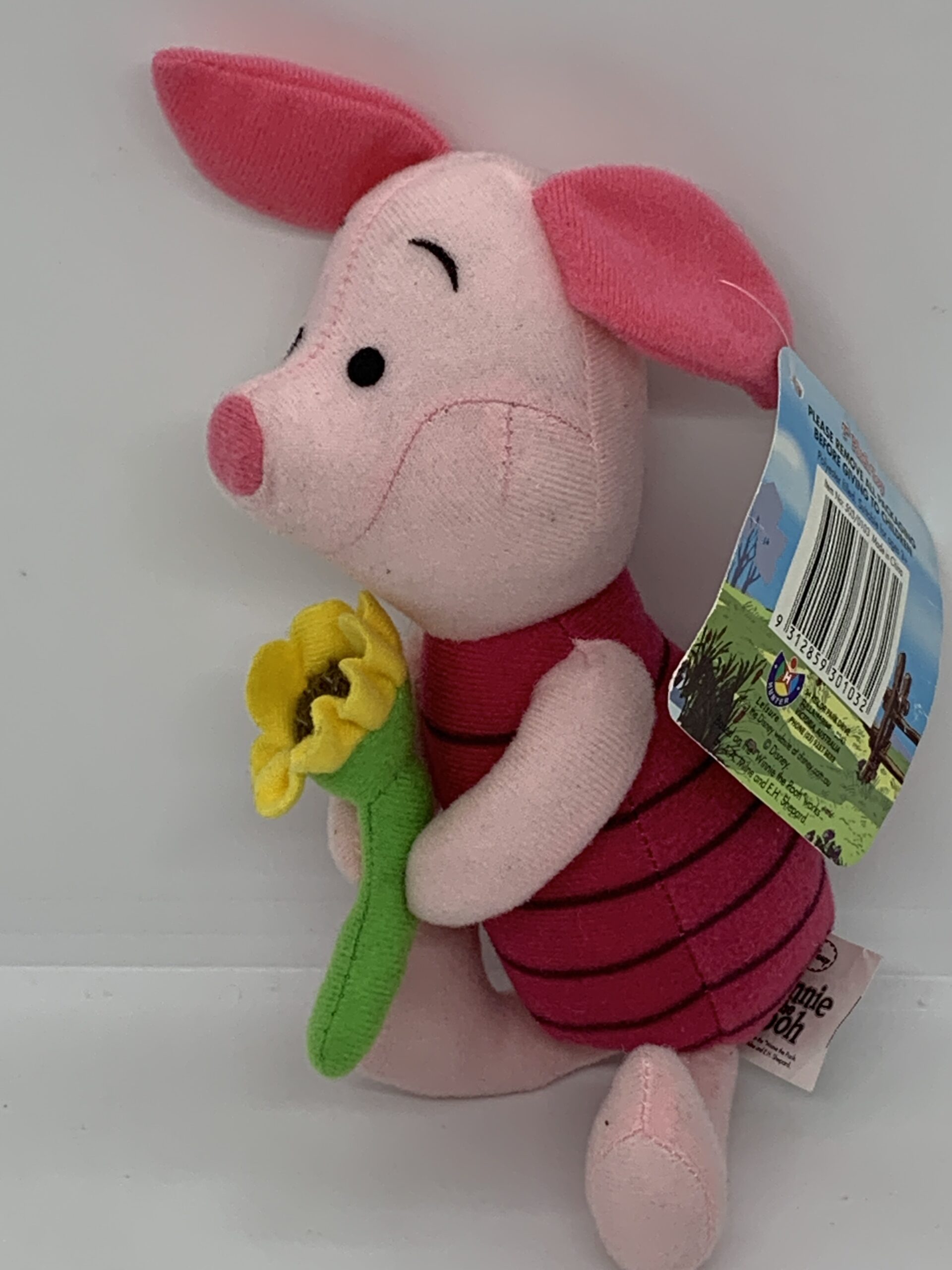 Piglet holding Flower Plush Toy 21cm - Vintage Keepsakes
