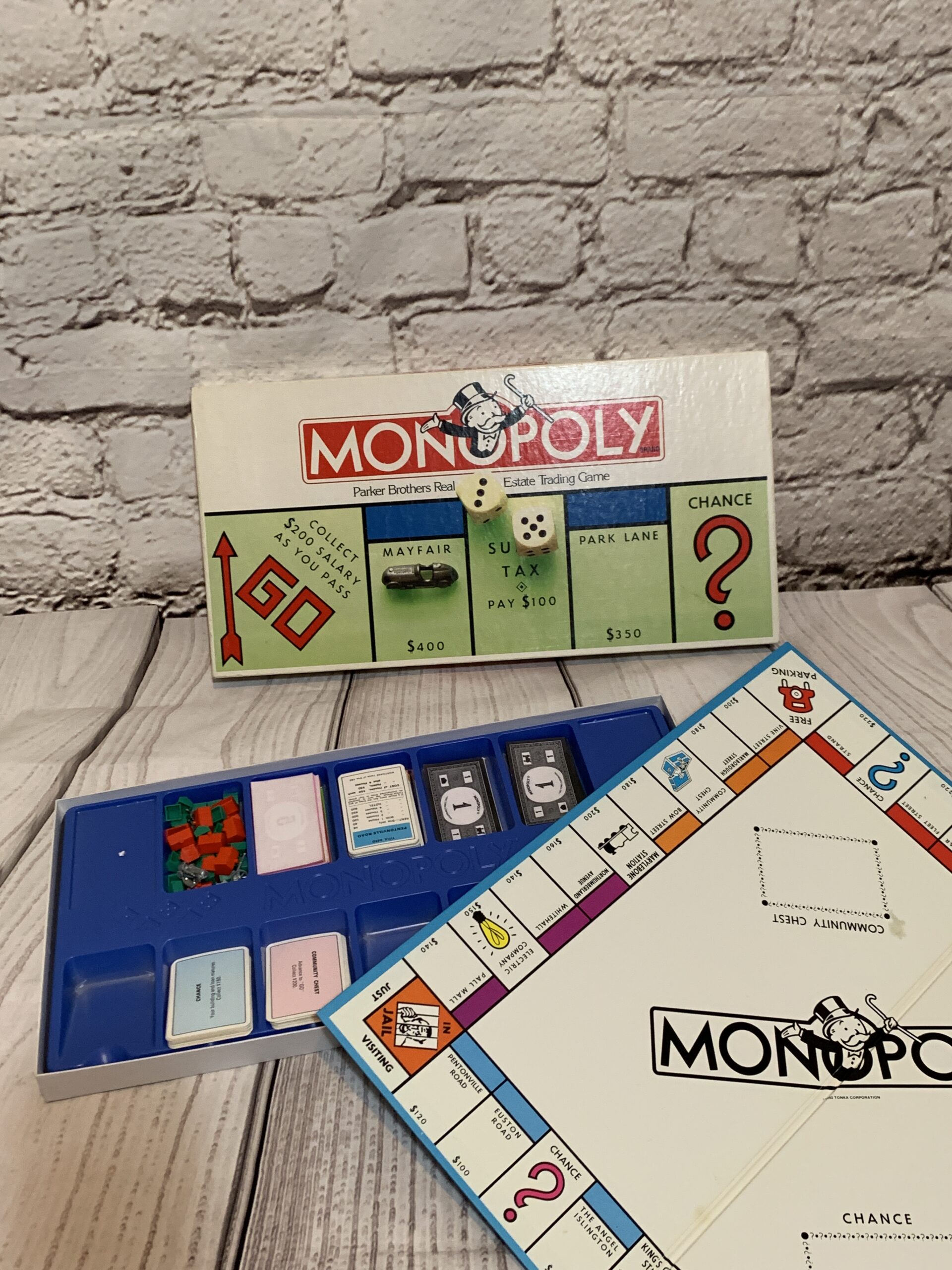 Monopoly Game (metal pieces - no instructions, dice) - Vintage Keepsakes