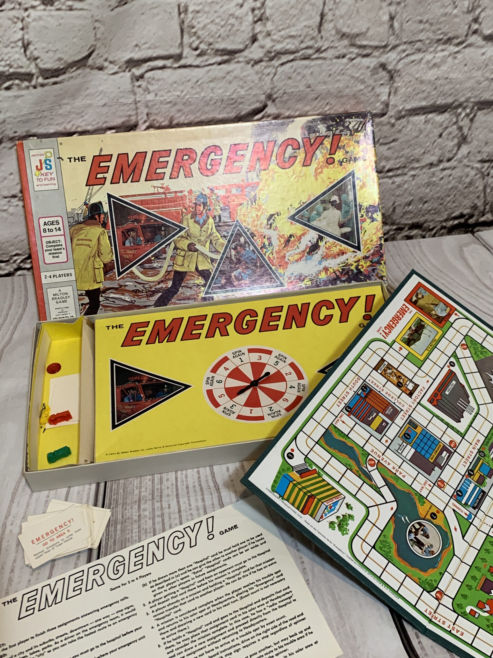 JS The Emergency Game (missing one car) - Vintage Keepsakes