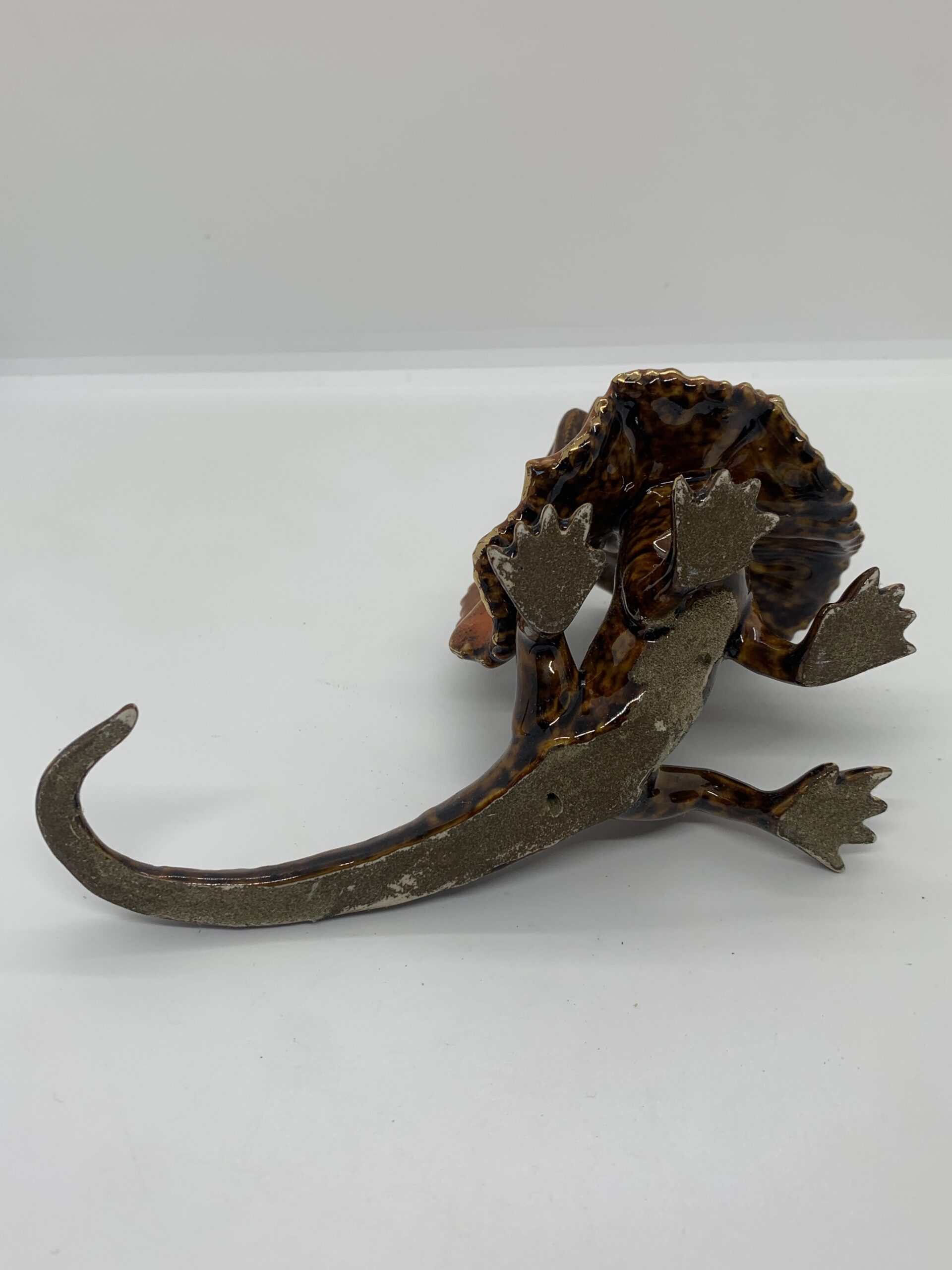 Golden Pond Ceramic Frilled Neck Lizard 16cm - Vintage Keepsakes