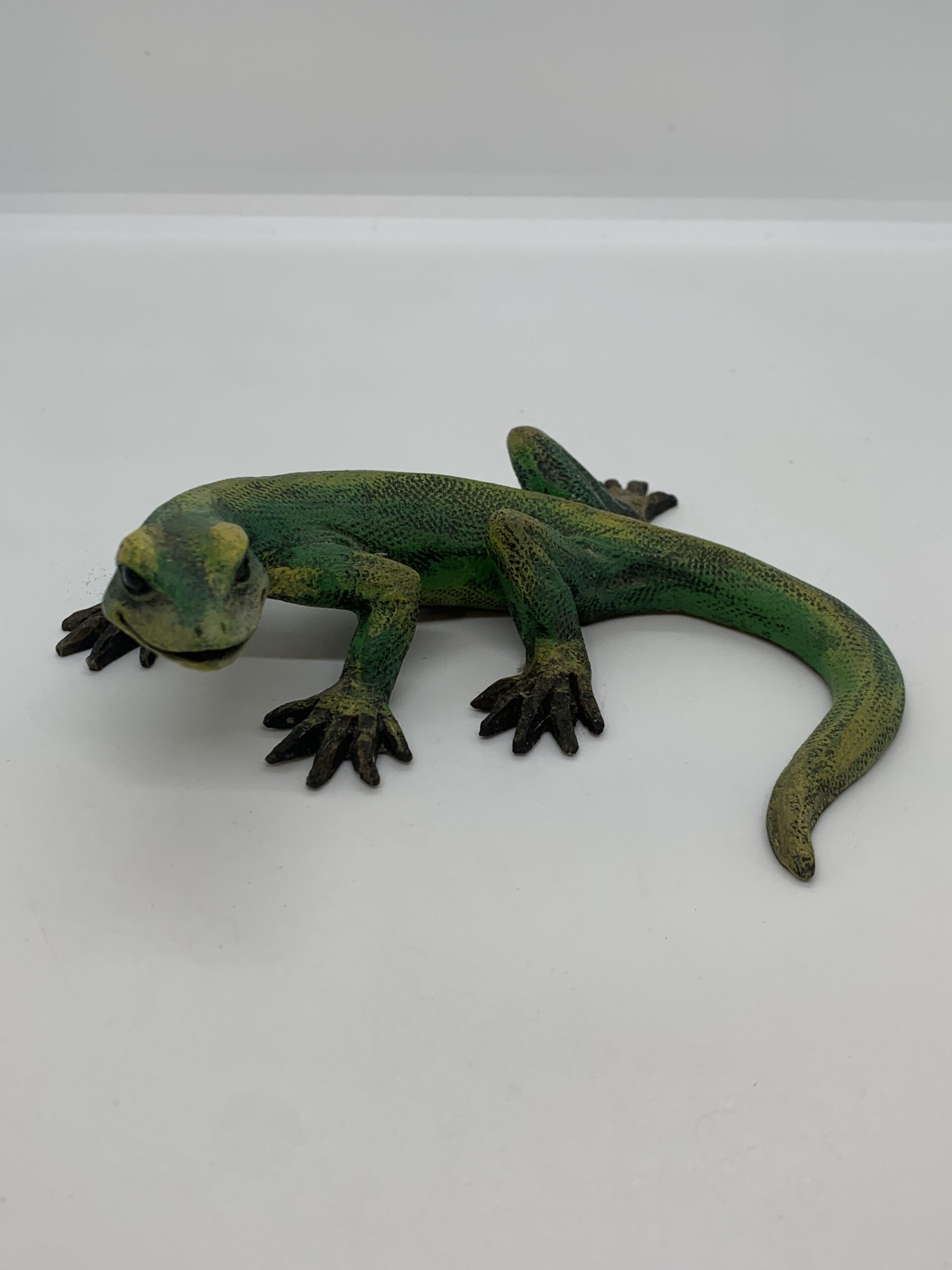 Resin Green Gecko Lizard 13cm long - Vintage Keepsakes