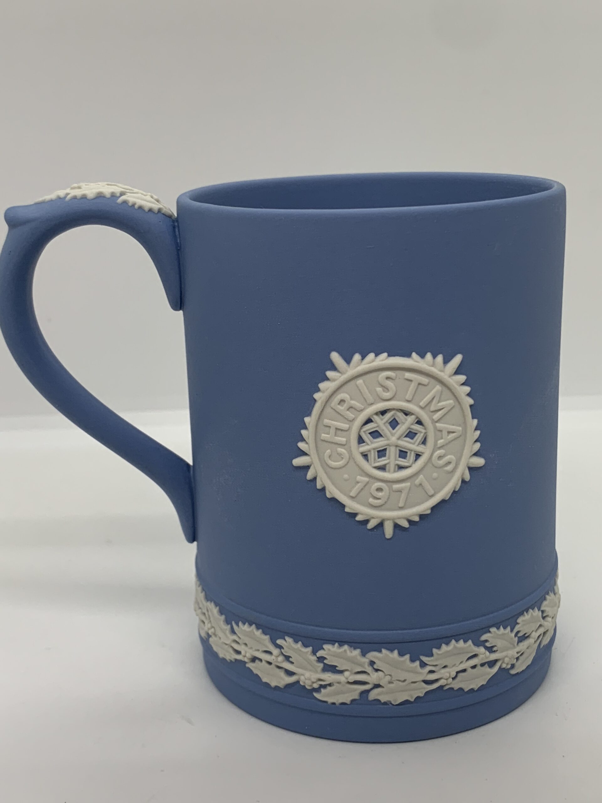 Wedgwood Blue Jasperware Christmas 1971 Mug - Piccadilly Circus ...