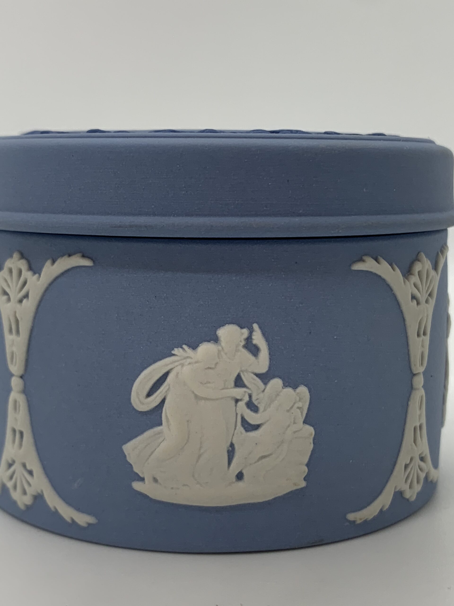 Wedgwood Round Cameo Box Blue Jasperware (J1018) - Vintage Keepsakes