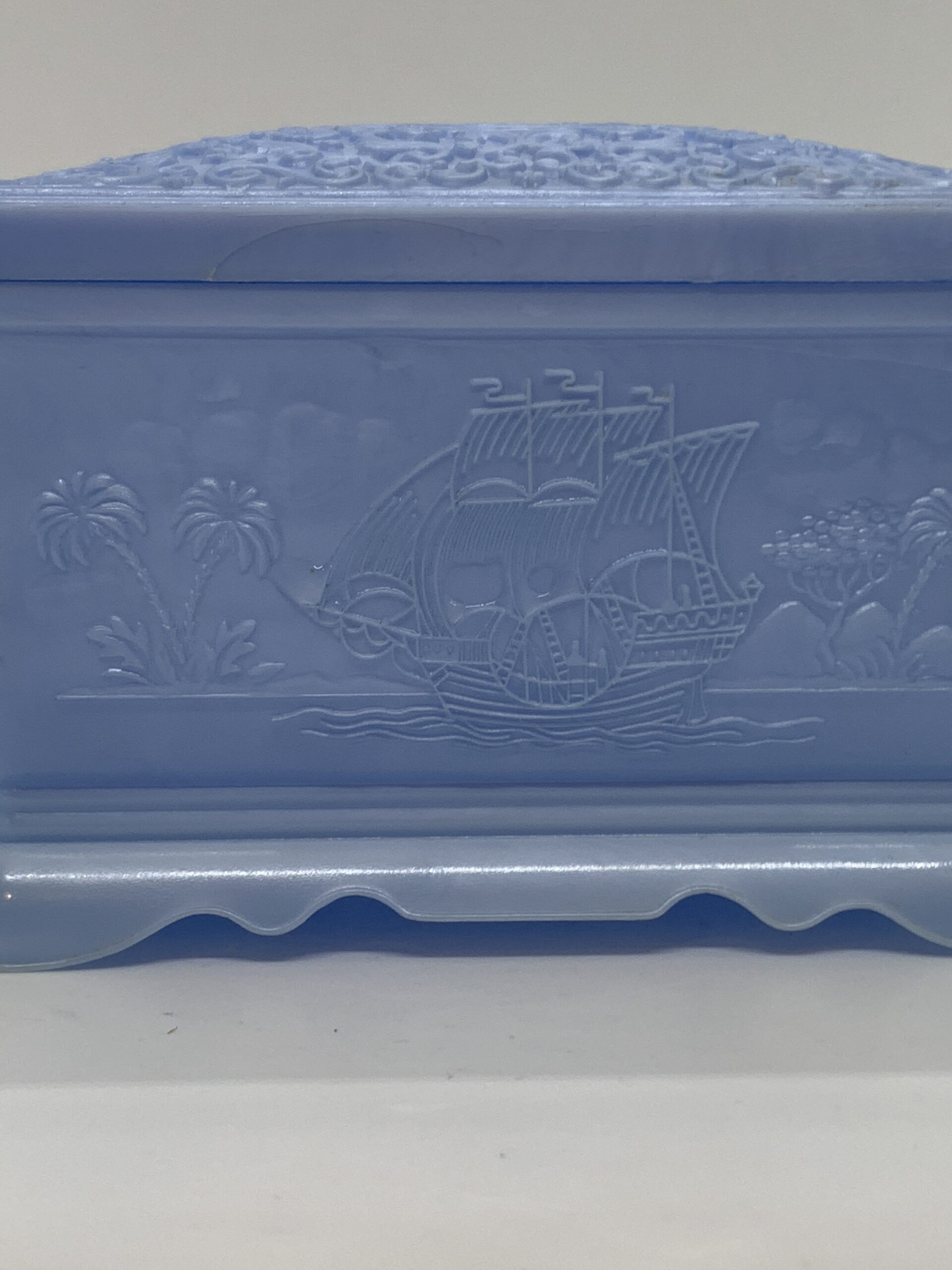 Vintage Australian Hoadleys Chocolates Plastic Blue Box 8cm high ...