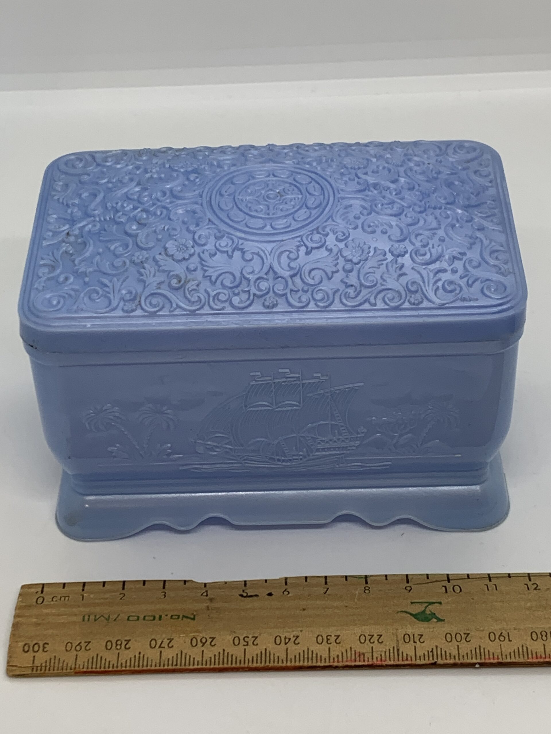 Vintage Australian Hoadleys Chocolates Plastic Blue Box 8cm high ...
