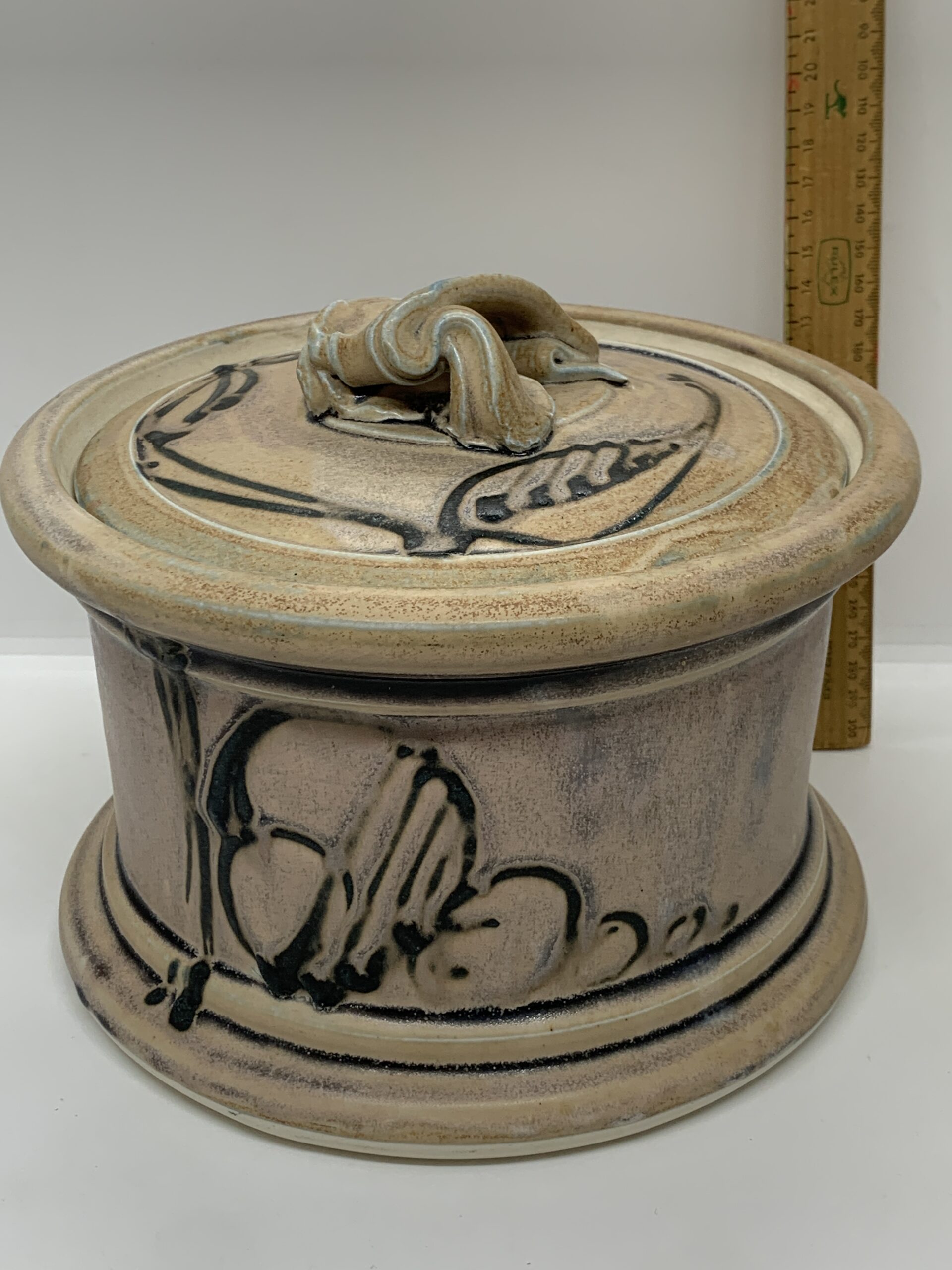 Heavy Australian Pottery Lidded Casserole possible Jean Avery 22cm wide ...