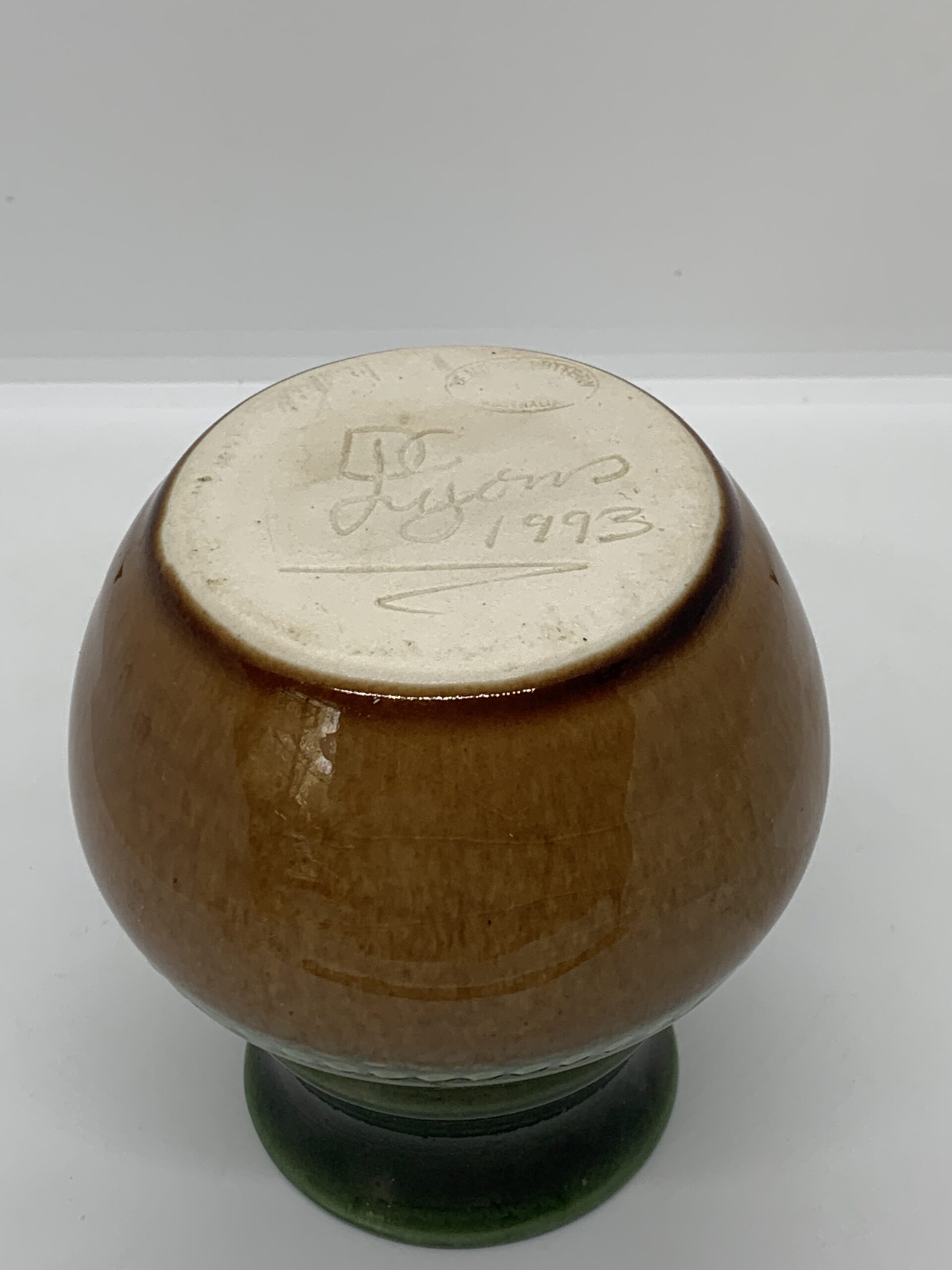 DC Lyons (1993) Green Brown Australian Bendigo Pottery Vase 12cm ...