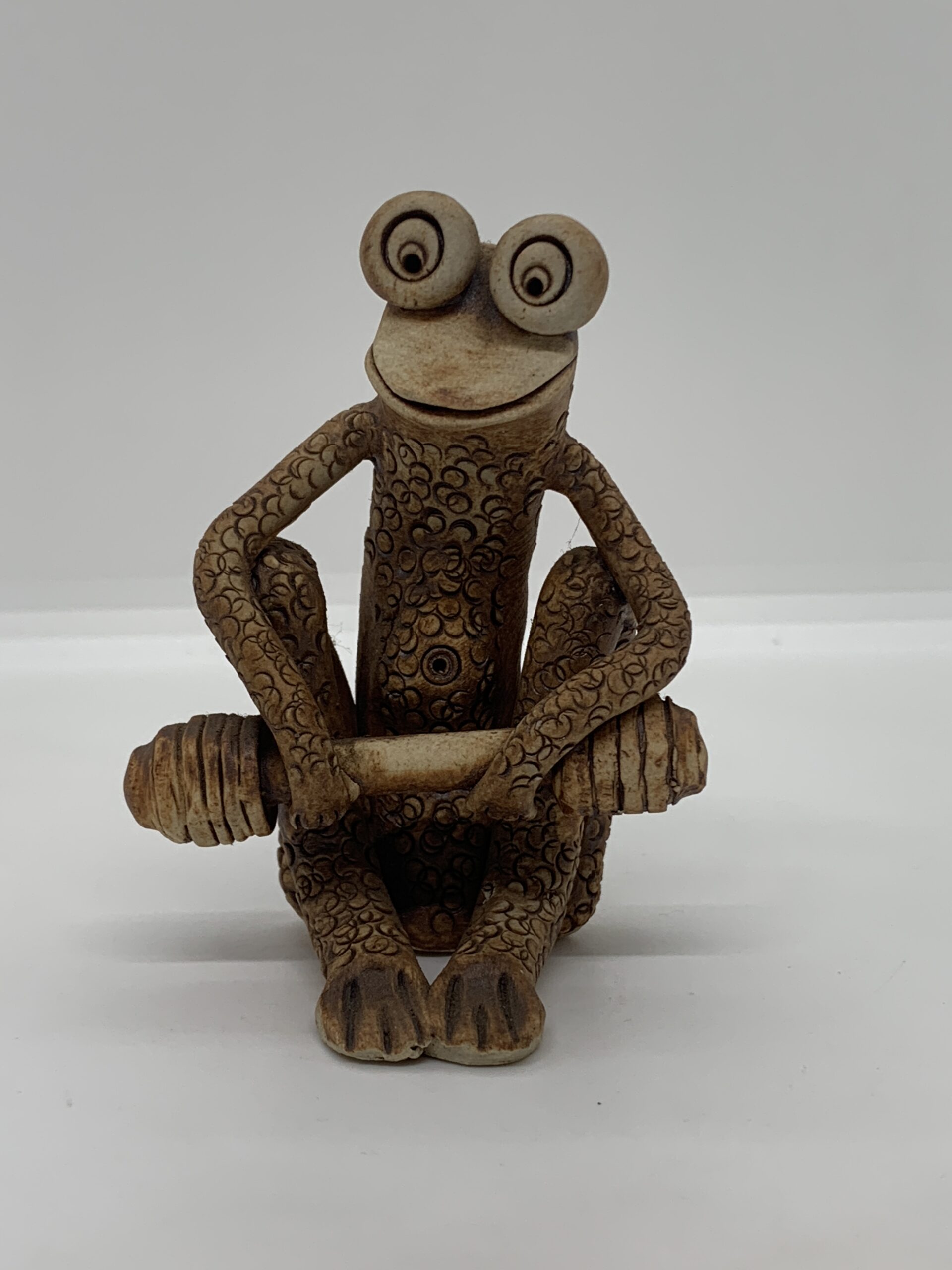 Pottery Lizard with Barbell signed ES 9cm - Vintage Keepsakes