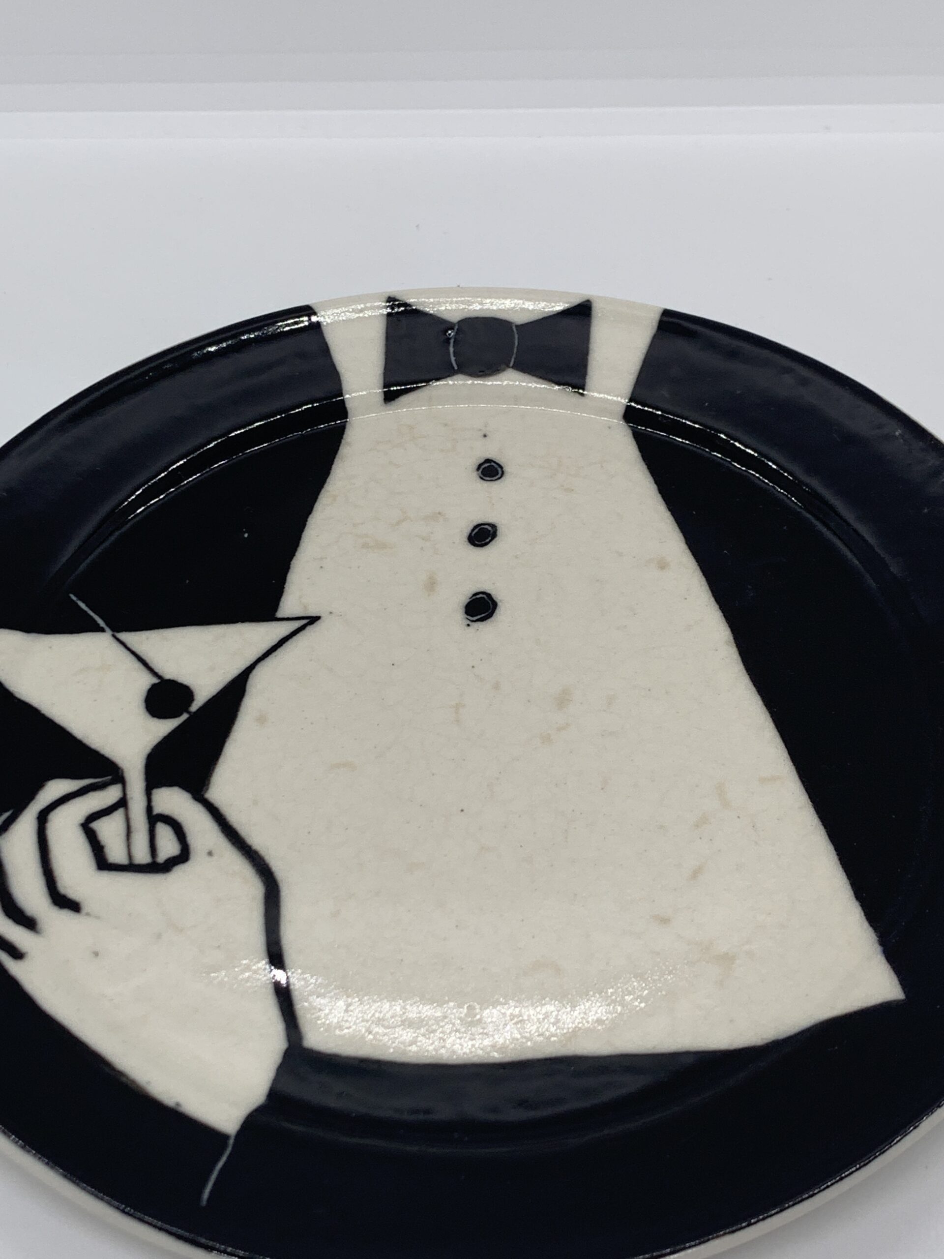 Margaret Pilgrim Pottery Bow Tie Plate 20cm - Vintage Keepsakes