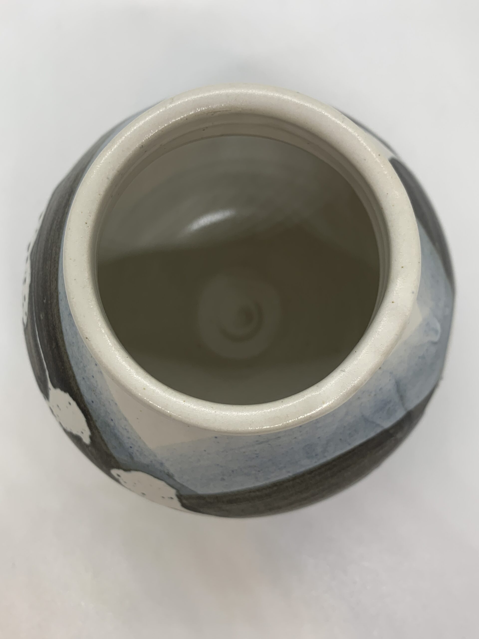 Studio Pottery Vase - incised signature to base - 10cm - Vintage Keepsakes