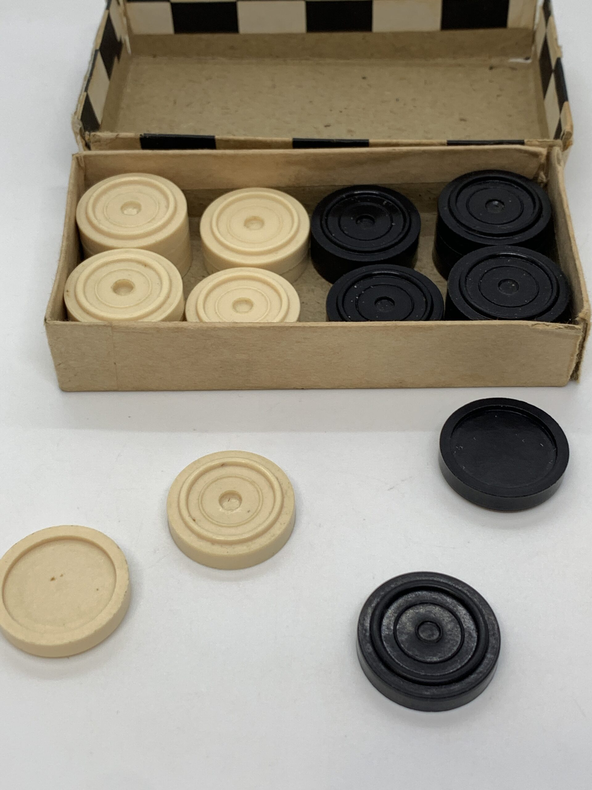 Vintage GNR Draughtsman Plastic Draught Set (Complete) - Vintage Keepsakes