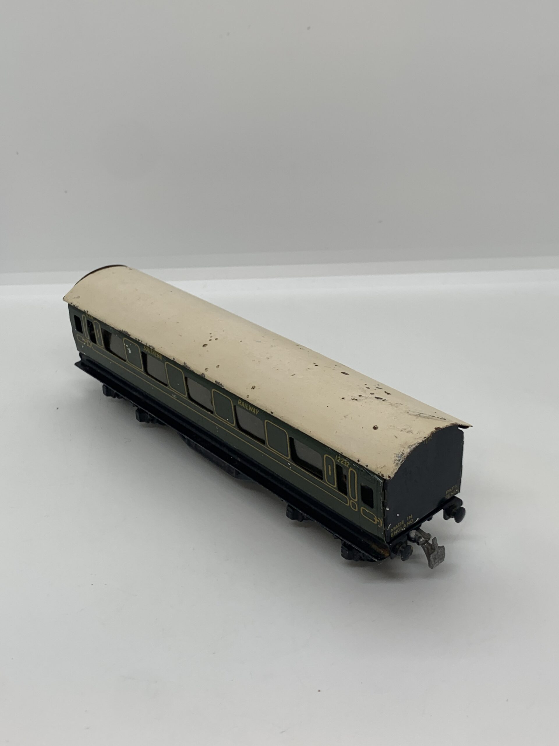 Trix Twin Green Southern Railway 1st Class Coach (12232) 16.5cm ...