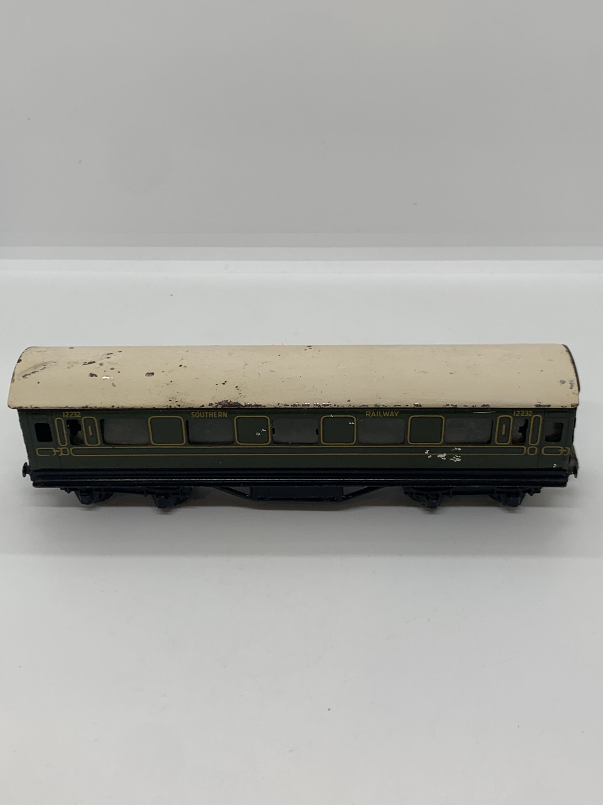 Trix Twin Green Southern Railway 1st Class Coach (12232) 16.5cm ...