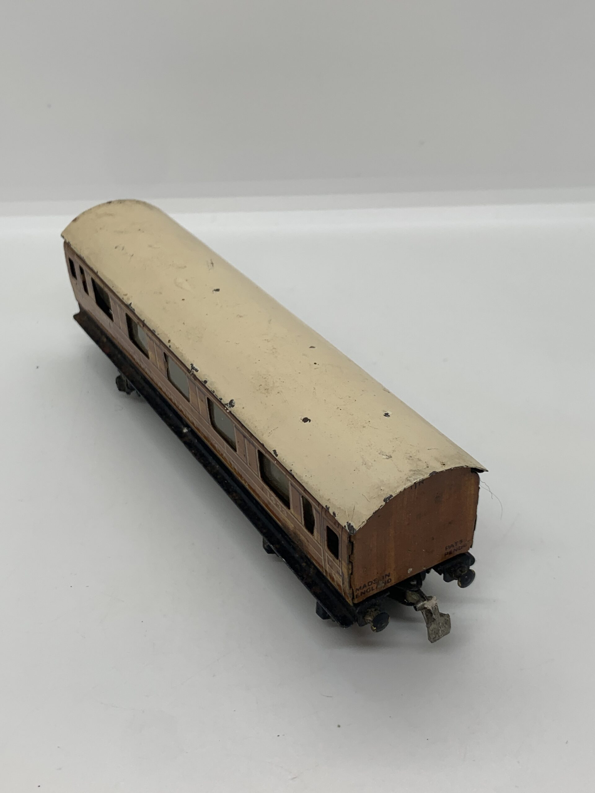 Trix Twin LNER Train Restaurant Car Coach 1433 Teak Livery 16.5cm ...