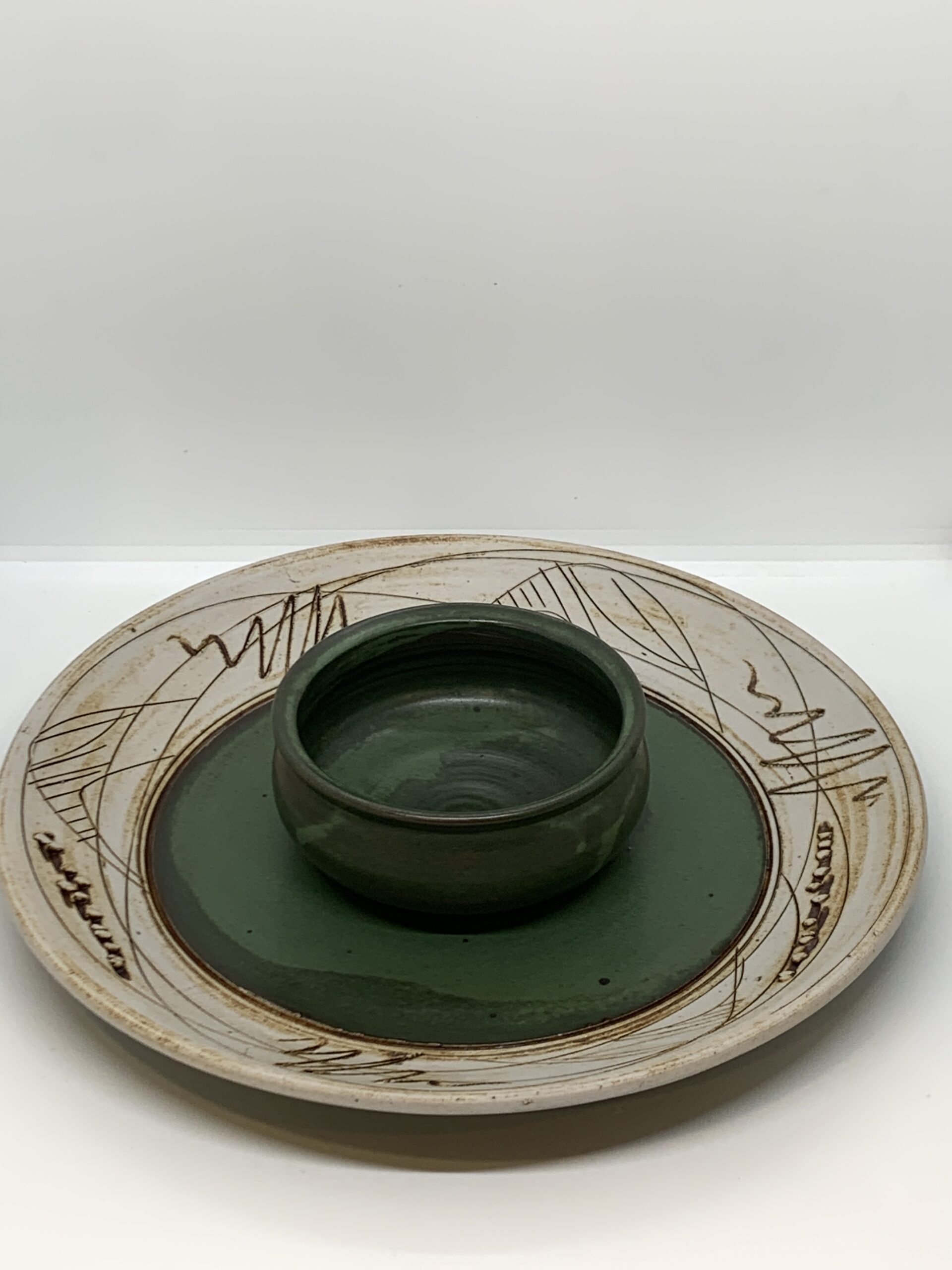 Pam Anderson Australian Pottery Chip and Dip 29cm - Vintage Keepsakes