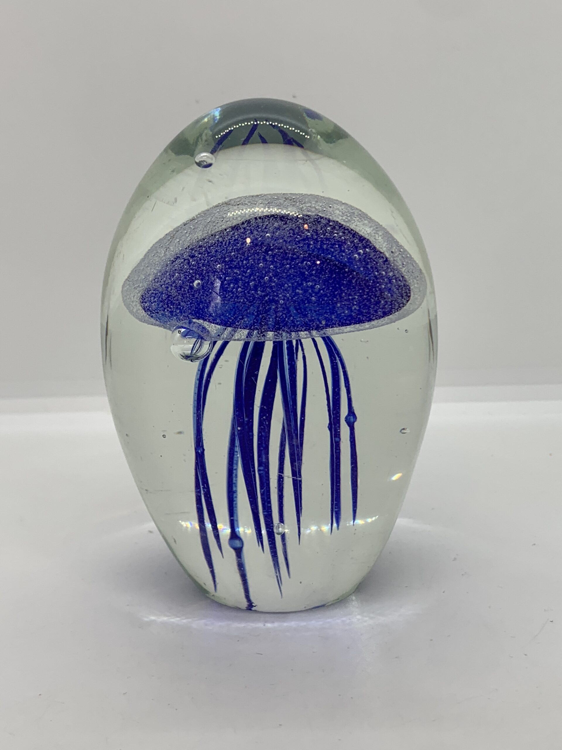Egg Shaped Paperweight with Blue Jellyfish 11cm - Vintage Keepsakes