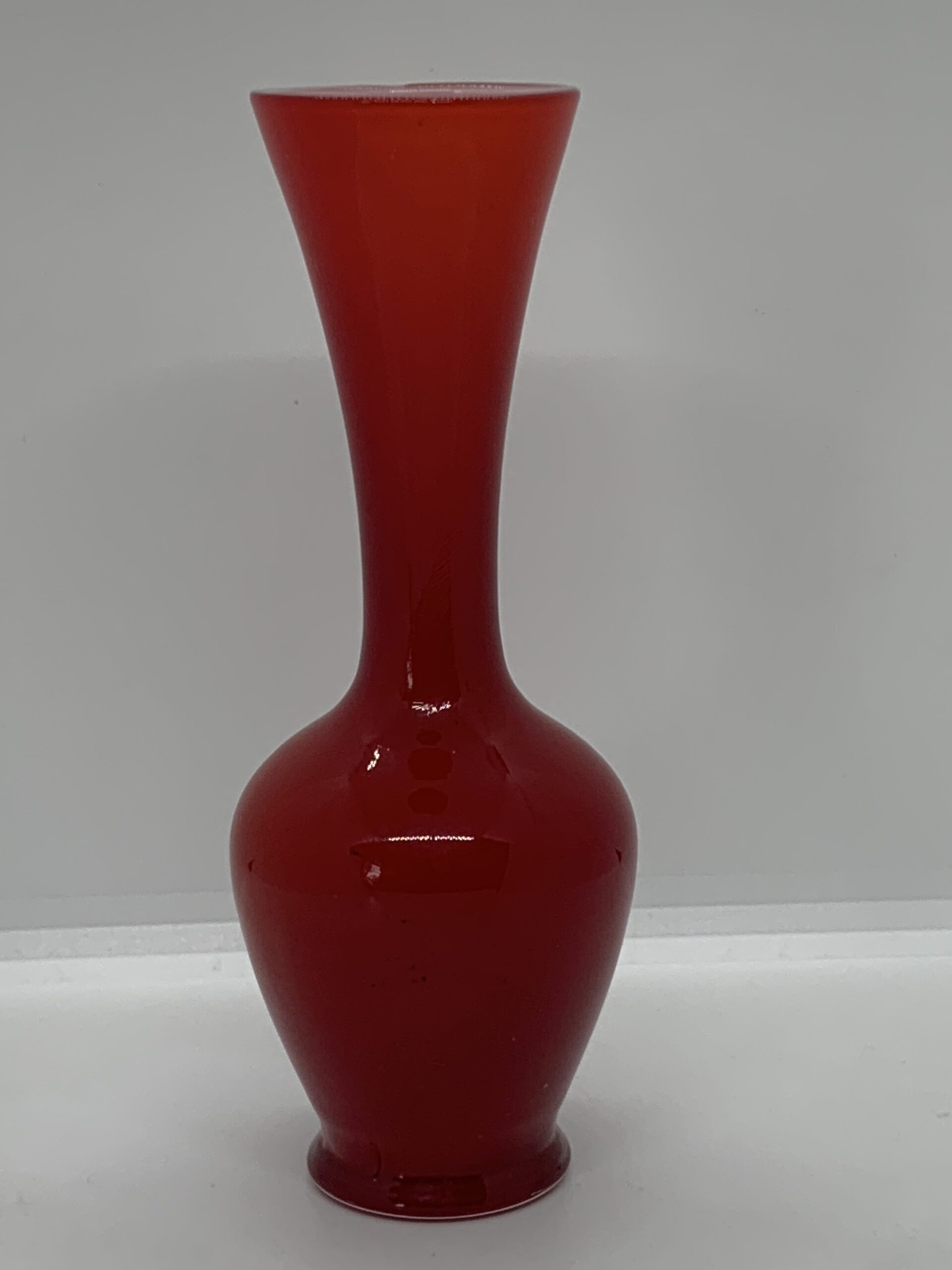 Glass Ruby Vase 17.5cm - Vintage Keepsakes