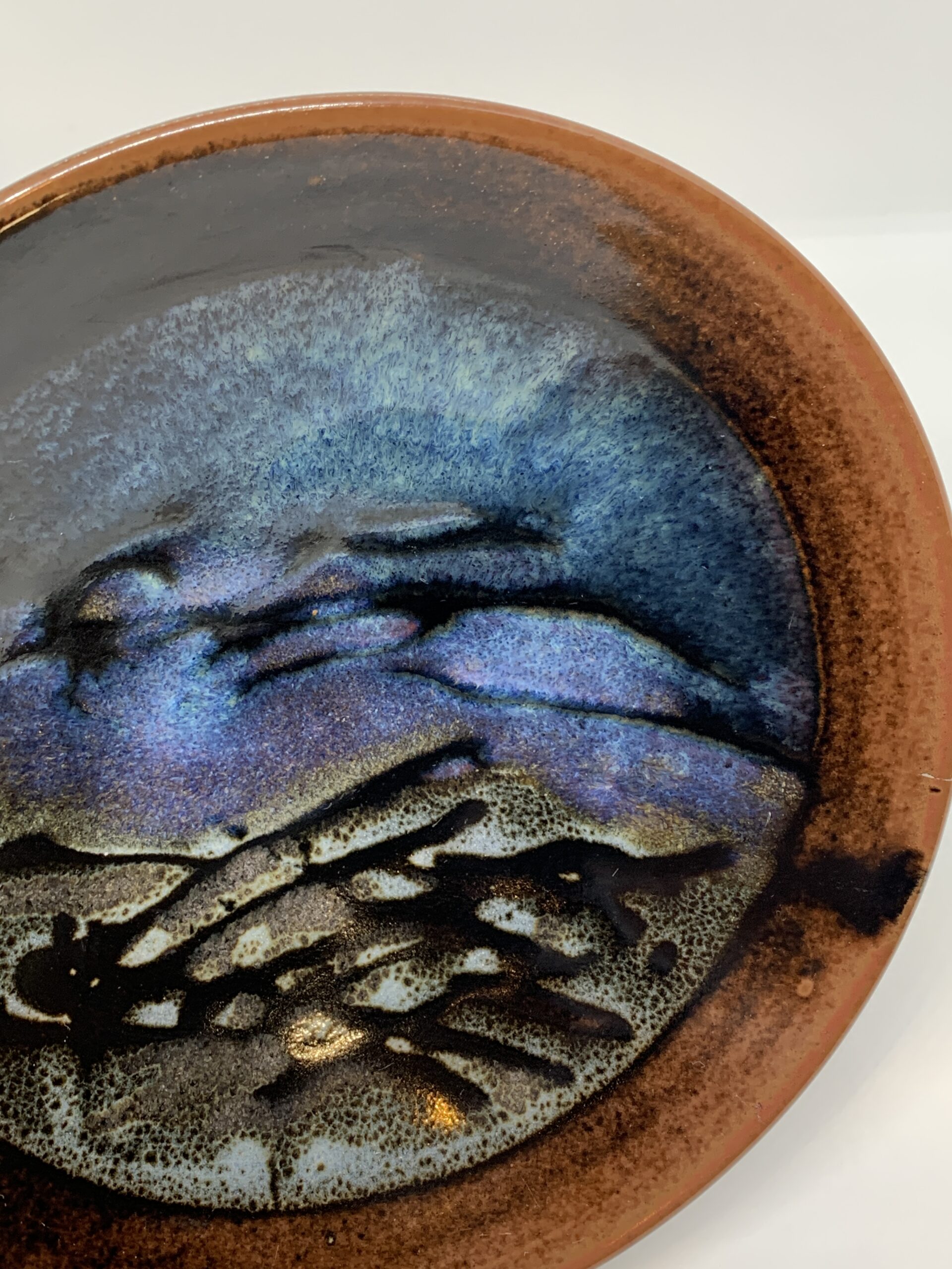 Greg Daly Plate 18.5cm Signed to base - Vintage Keepsakes