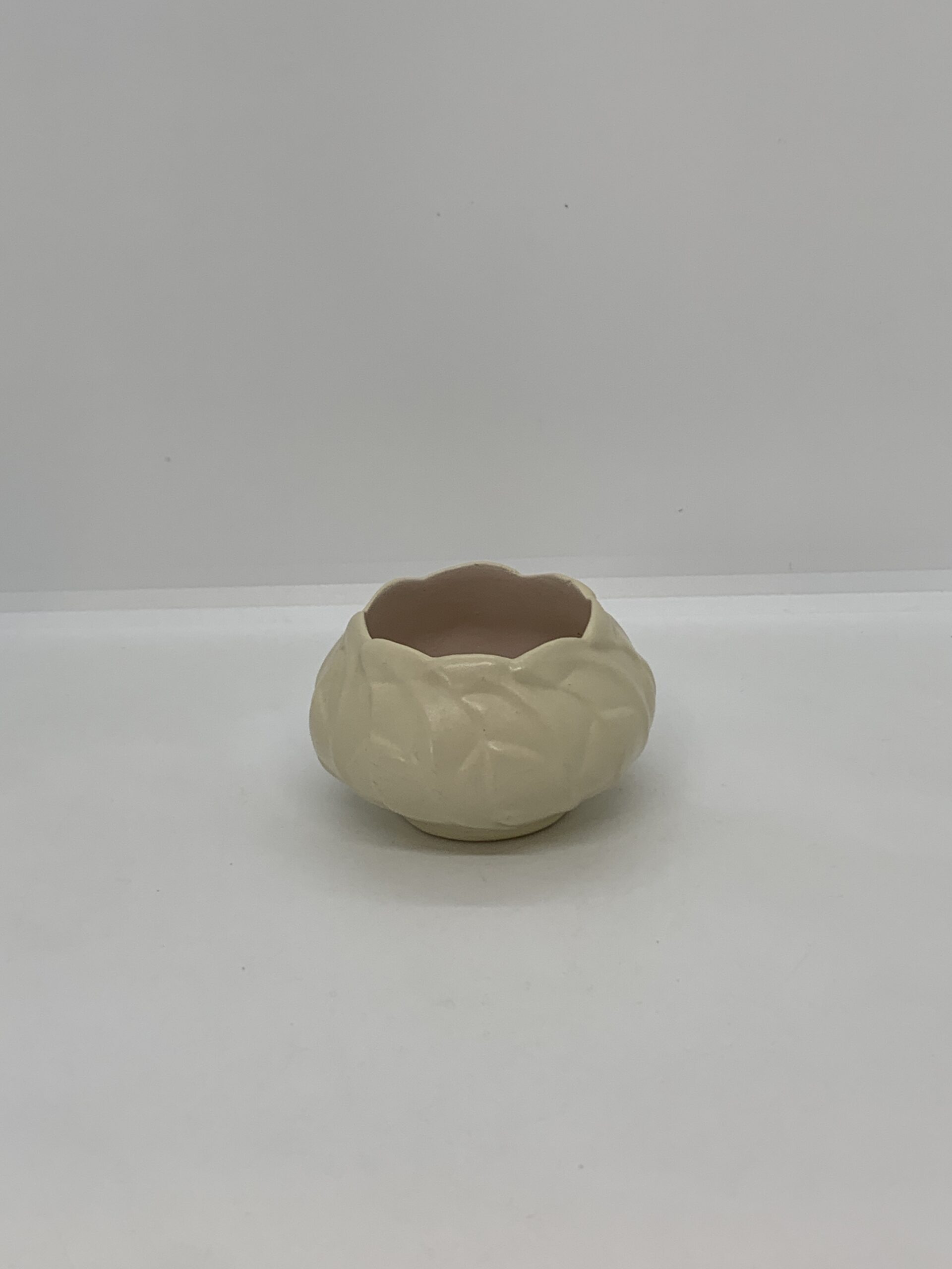 Viola Australian Pottery Leaf Vase 8cm wide - Vintage Keepsakes