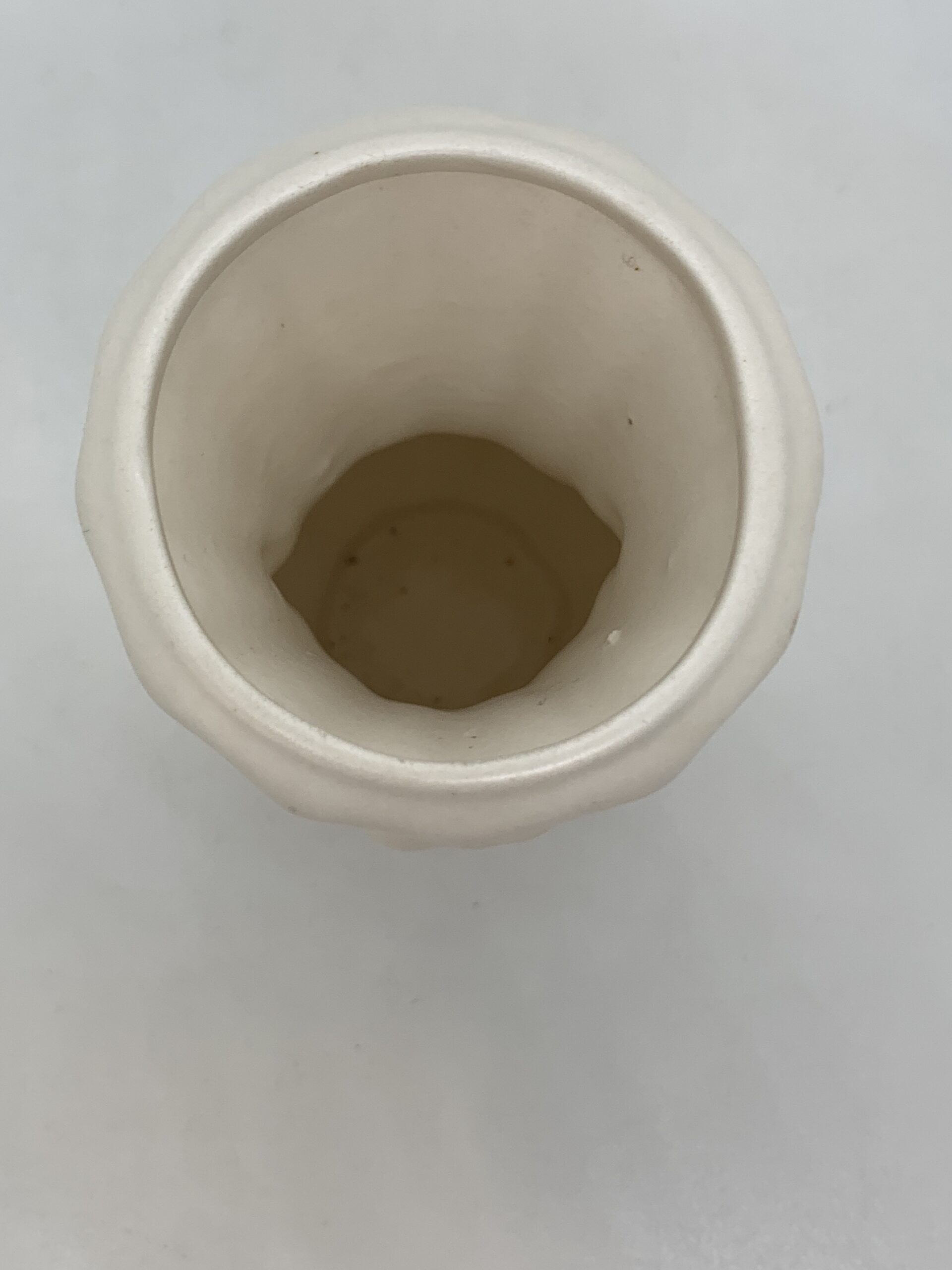 Small White Urn Vase 10cm 3053 - Vintage Keepsakes