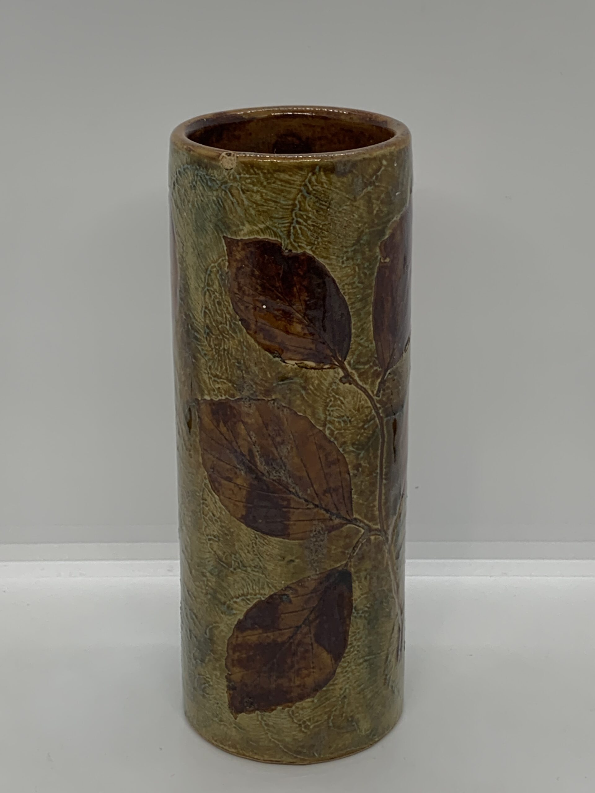 Royal Doulton Leaf Pattern Vase 18cm (chip) 8531L - Vintage Keepsakes