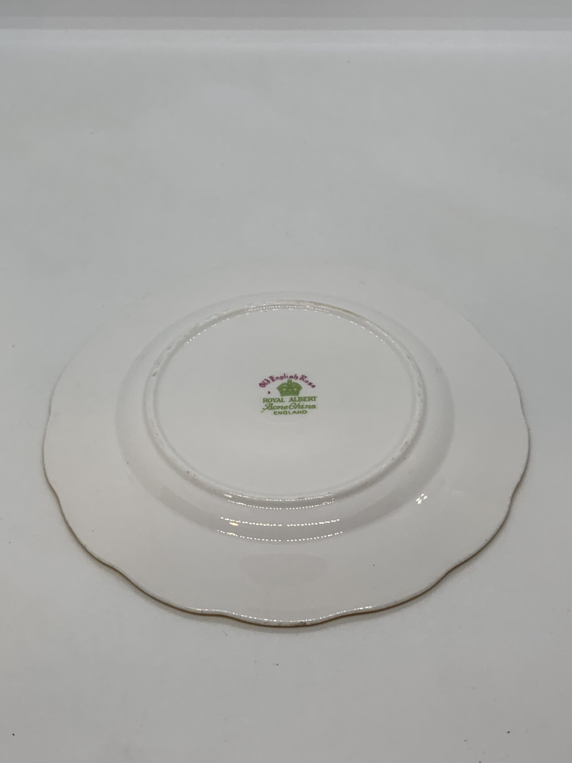 Royal Albert Old English Roses Plate 16cm - Vintage Keepsakes