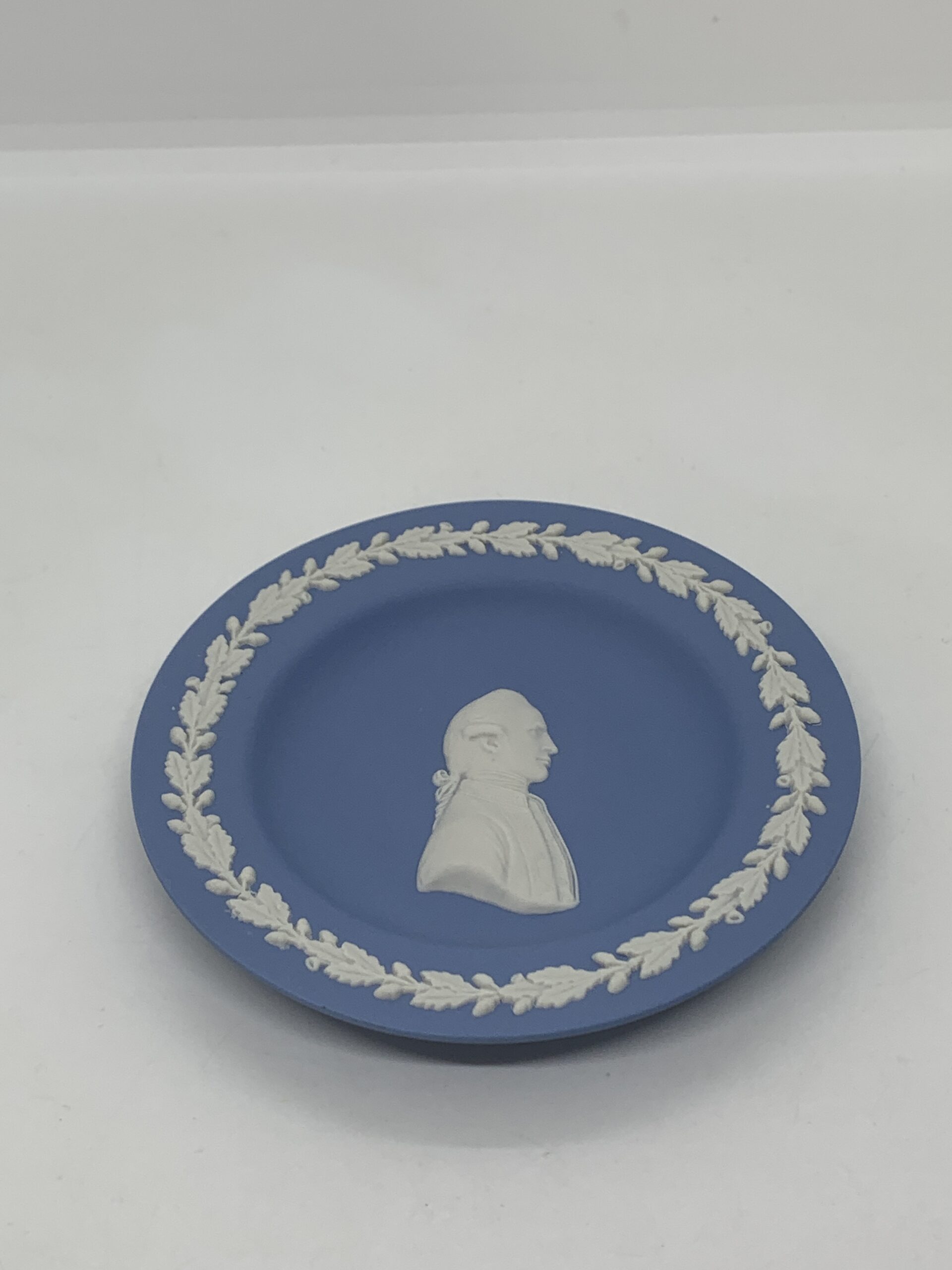 Jasperware James Cook Cameo Blue Plate 11cm - Vintage Keepsakes