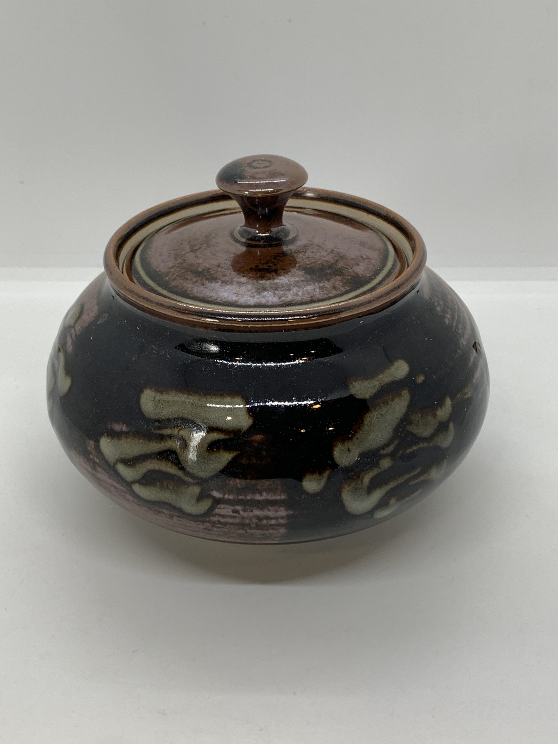Greg Daly Pottery Lidded Bowl 16cm (signed and stamped) - Vintage Keepsakes