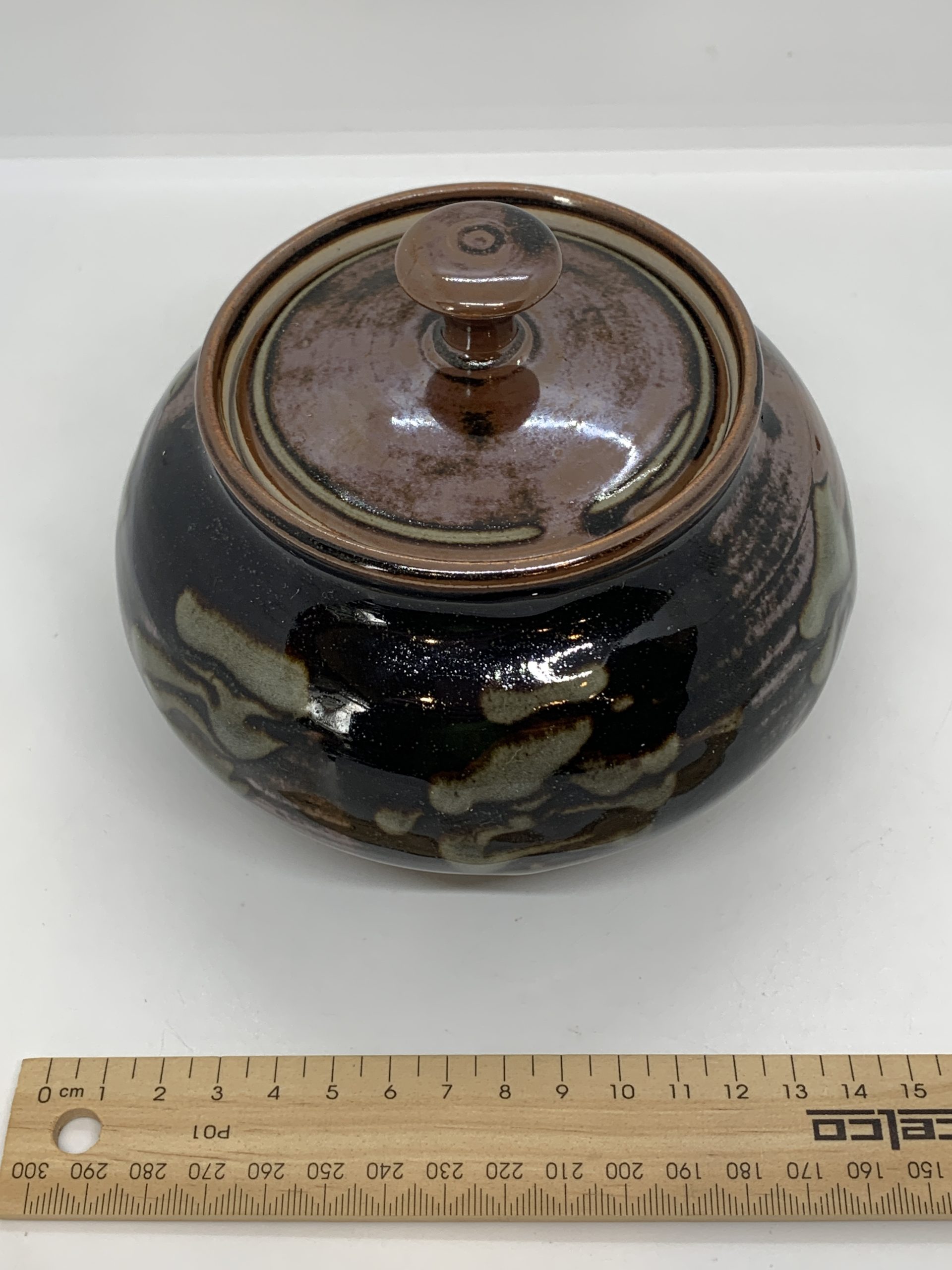 Greg Daly Pottery Lidded Bowl 16cm (signed and stamped) - Vintage Keepsakes