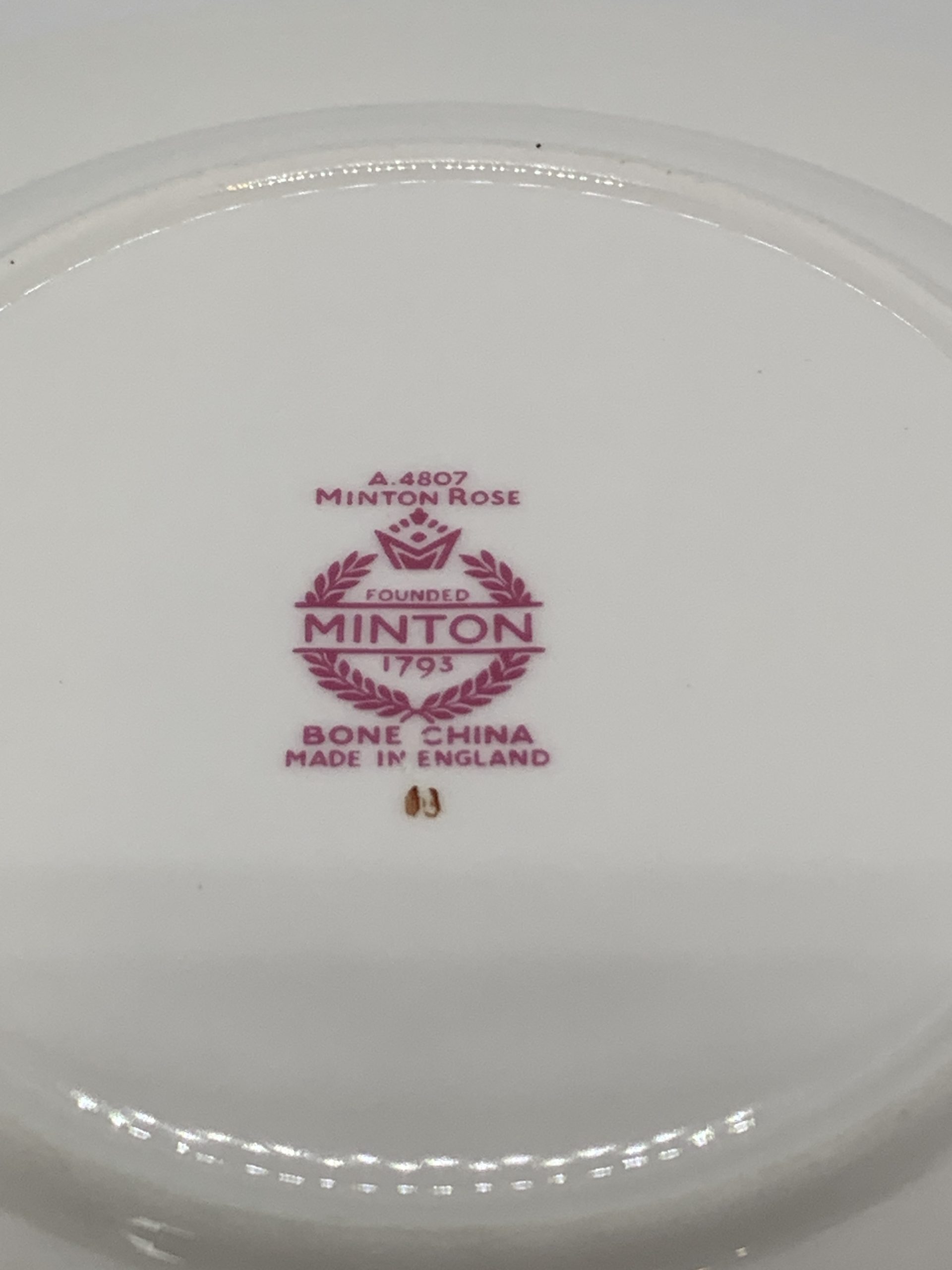 Minton Bone China A.4807 Minton Rose Bowl 23cm - Vintage Keepsakes