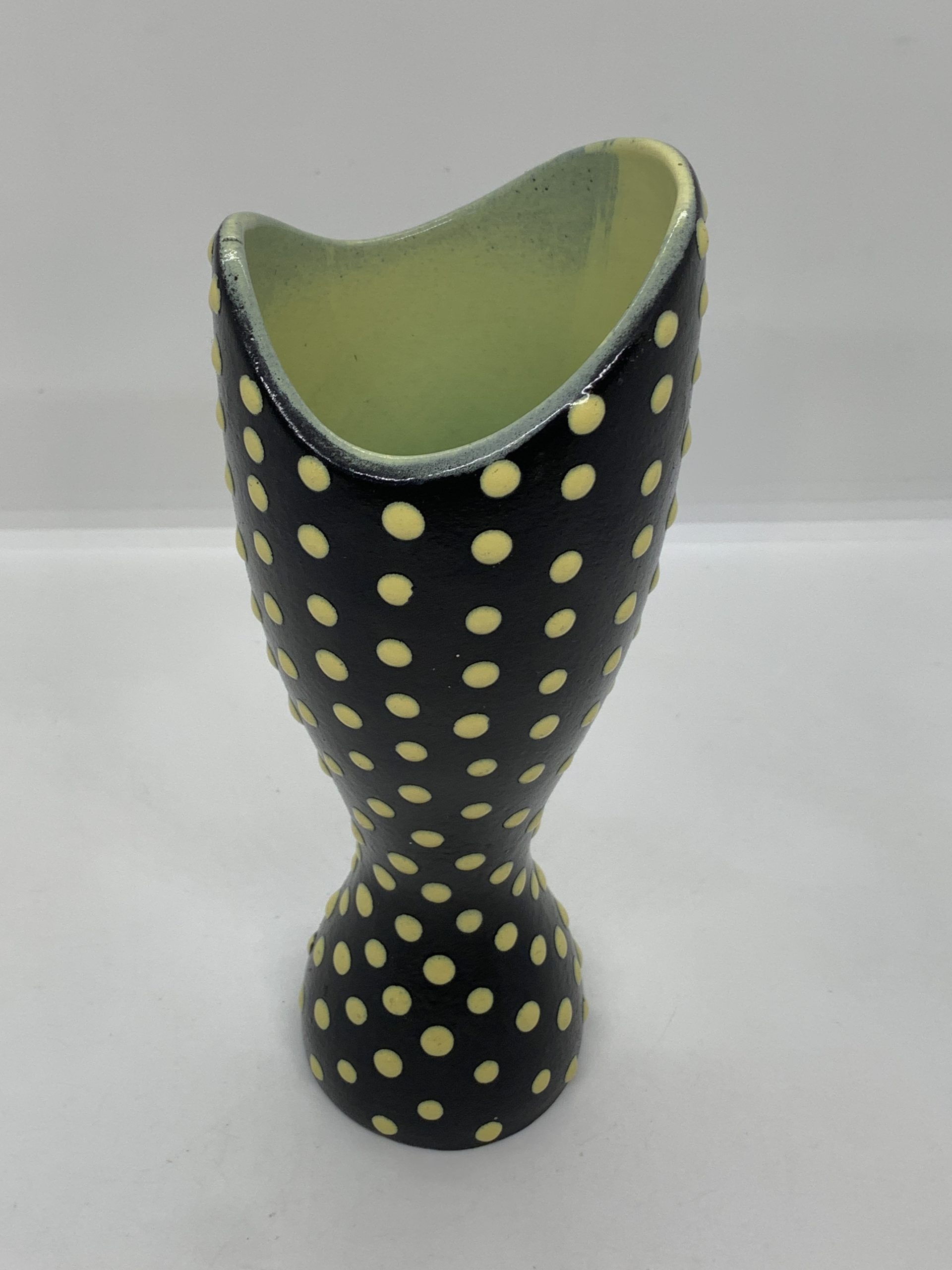 Unusual Ellis 6 Pottery Yellow Spotted Vase 21cm - Vintage Keepsakes